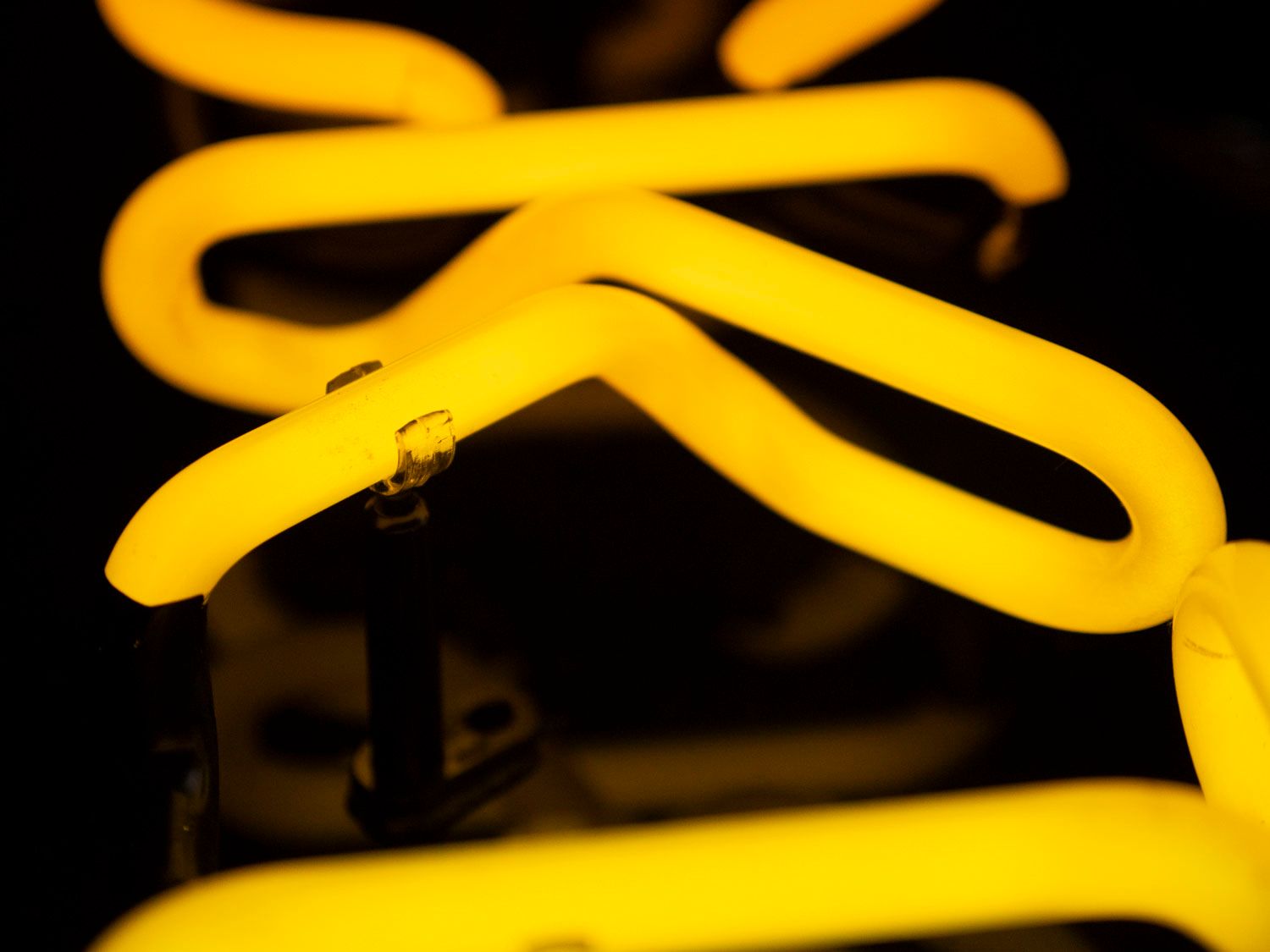 How to Mount a Neon Sign on Acrylic : 4 Steps (with Pictures ...