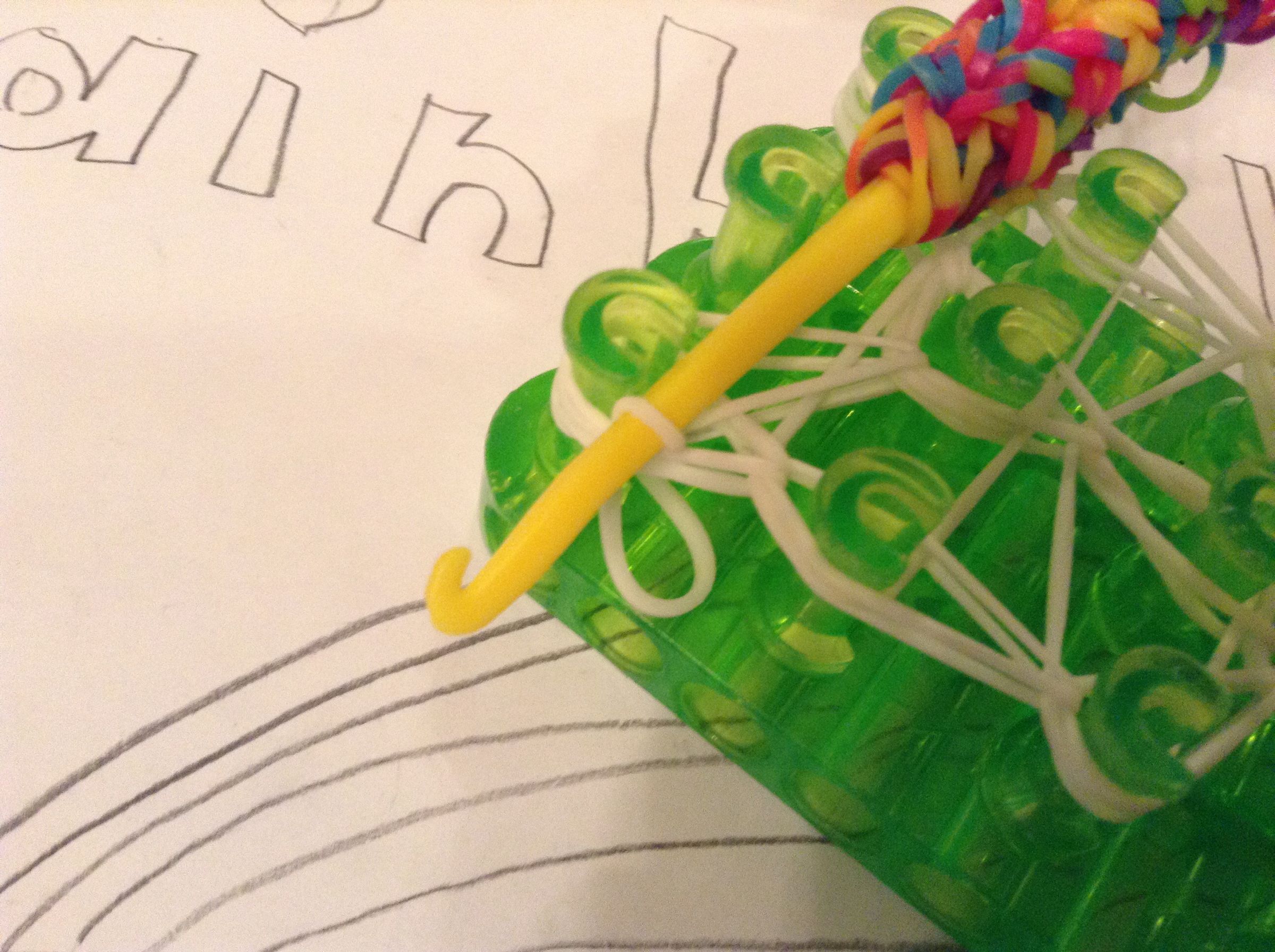 Rainbow Loom Heart Charm : 7 Steps - Instructables