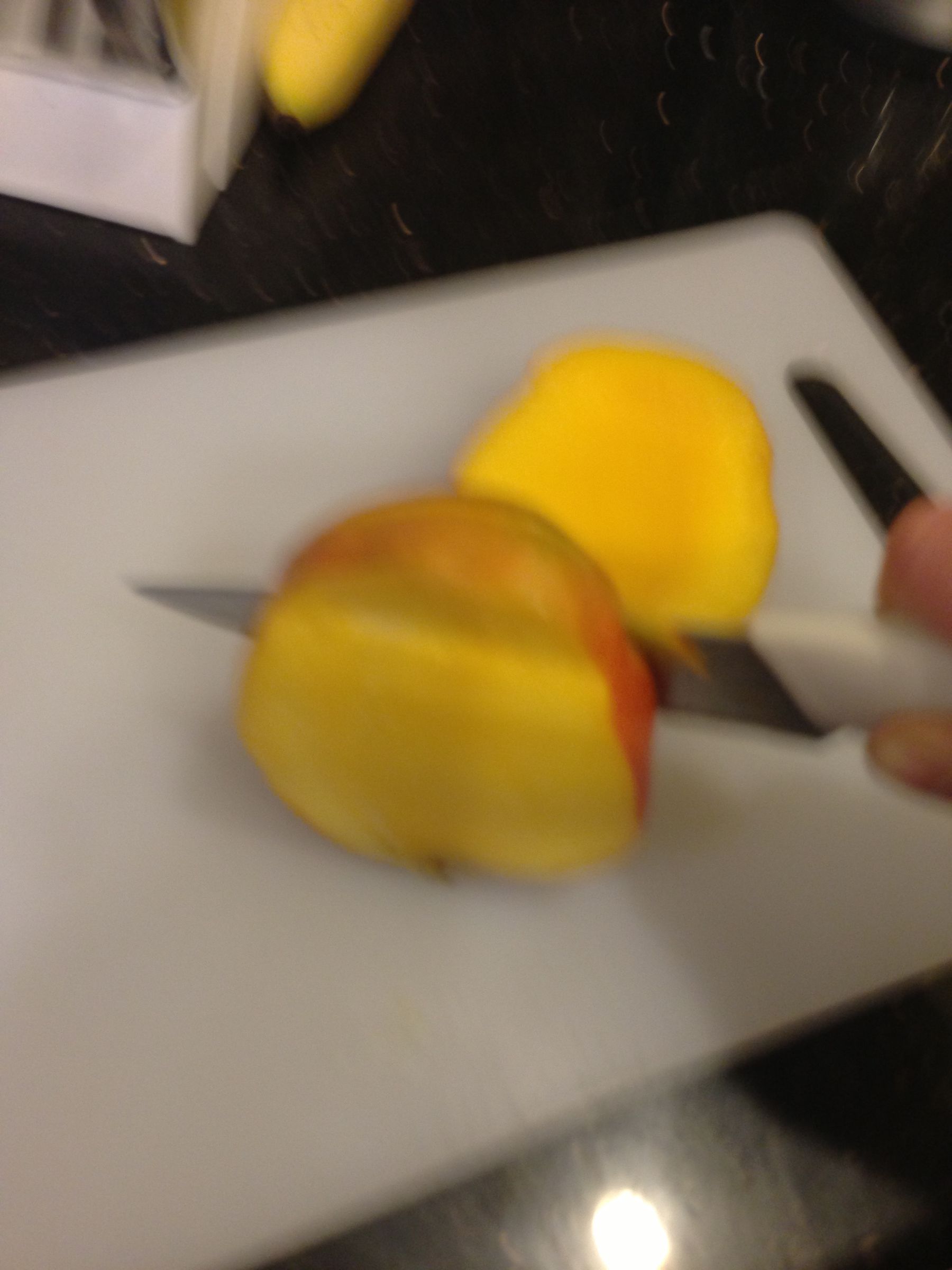 How to Slice a Mango : 4 Steps (with Pictures) - Instructables