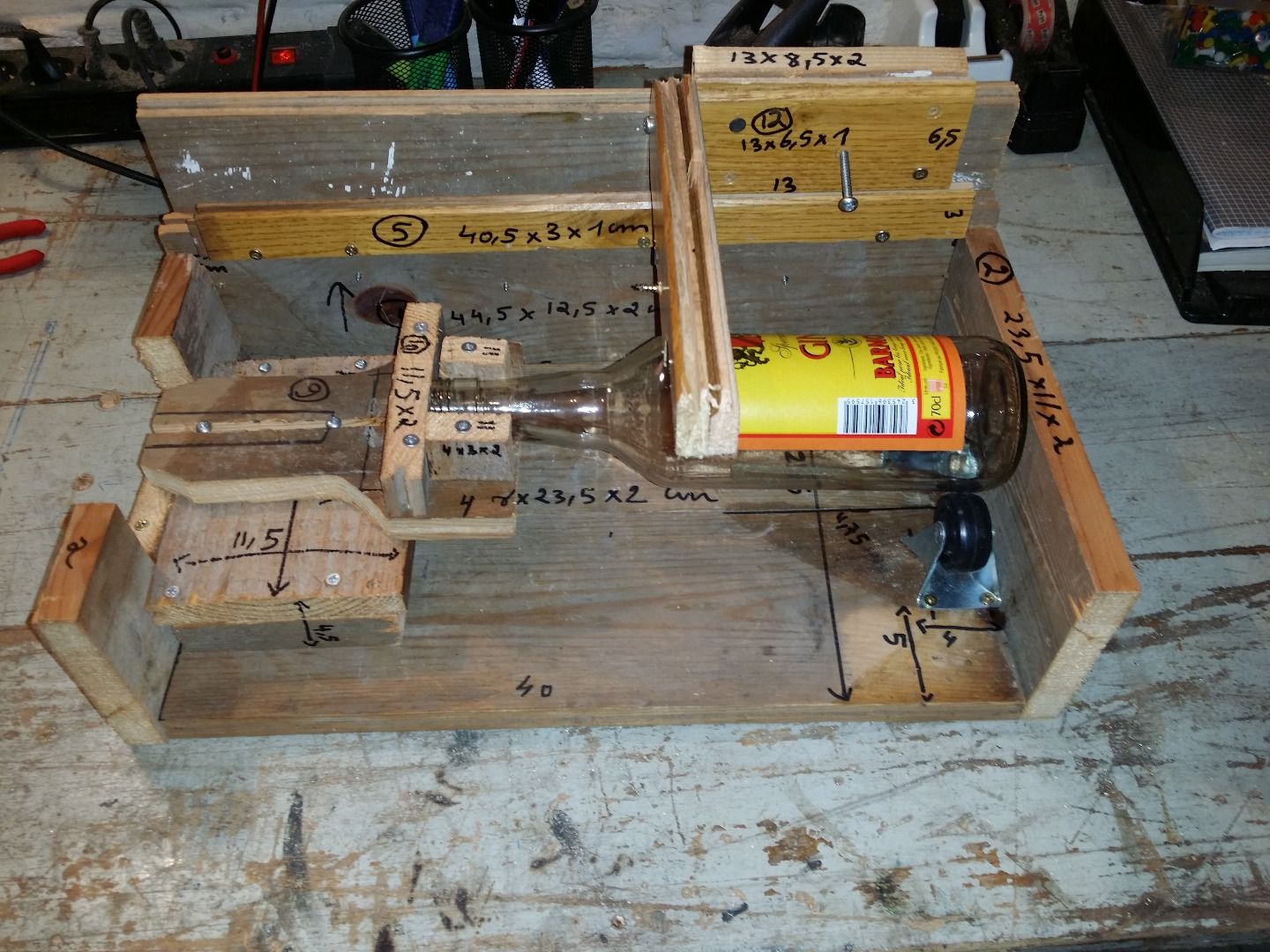 Glass Cutter by Kreat0r : 8 Steps (with Pictures) - Instructables