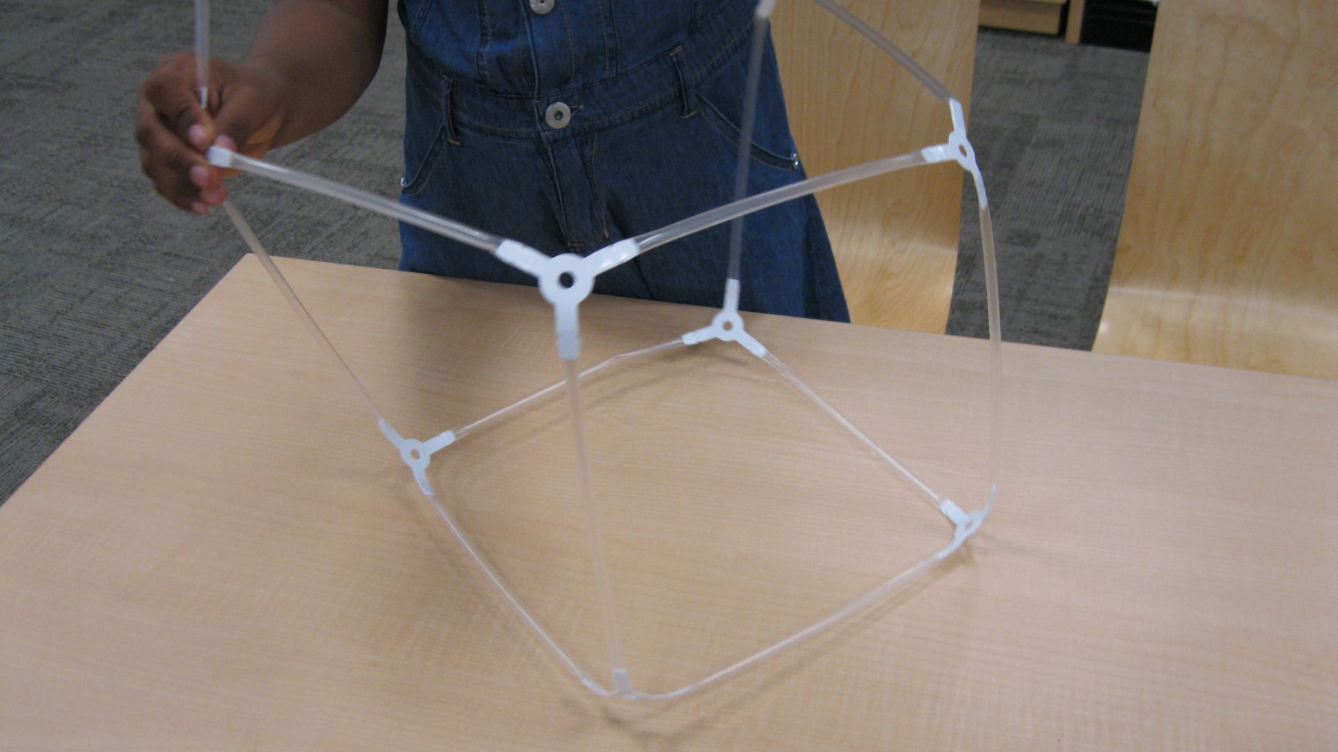 Strawbees Decorative Lampshade : 5 Steps - Instructables