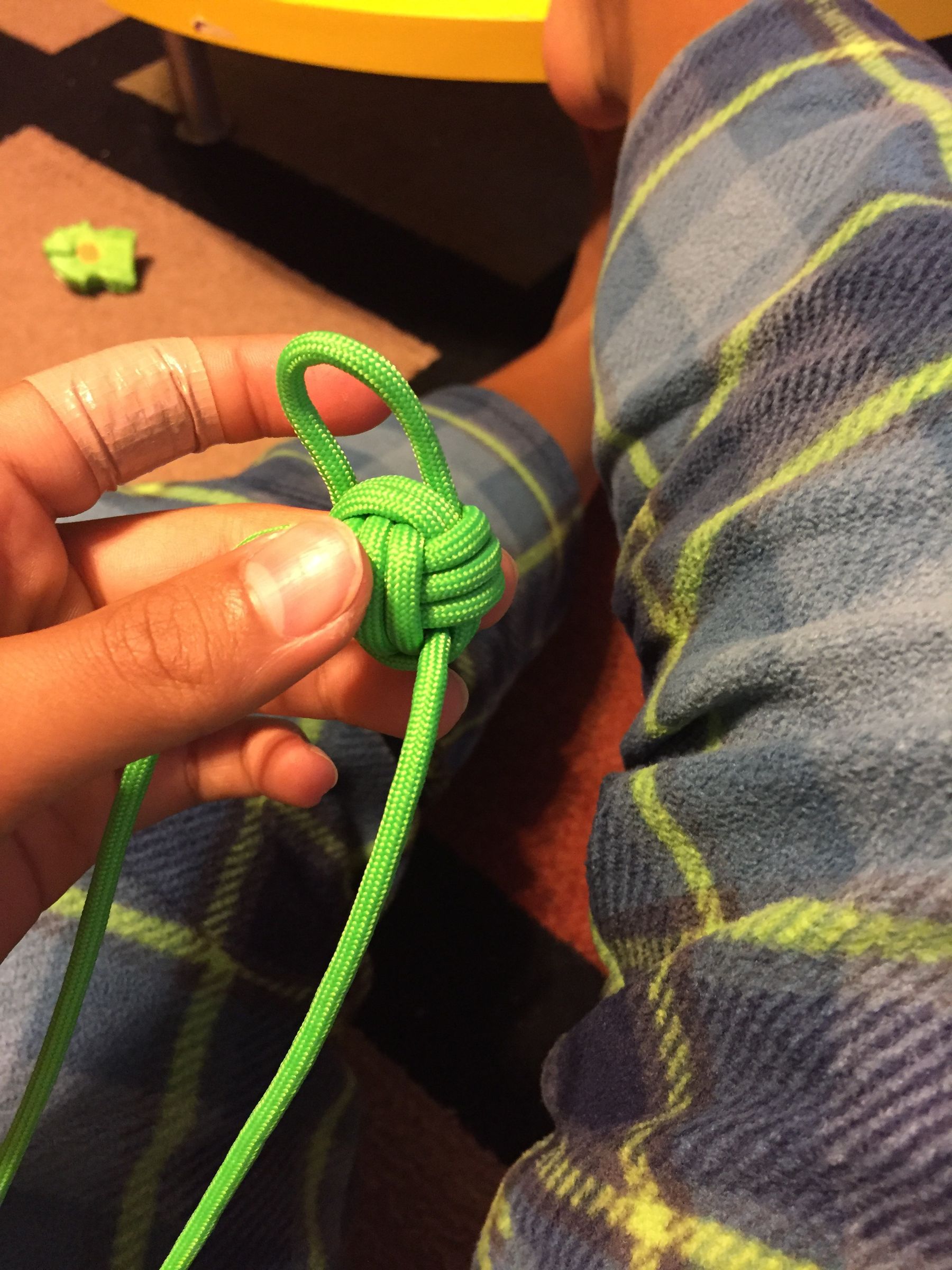 How To: Monkey Fist Necklace : 10 Steps - Instructables