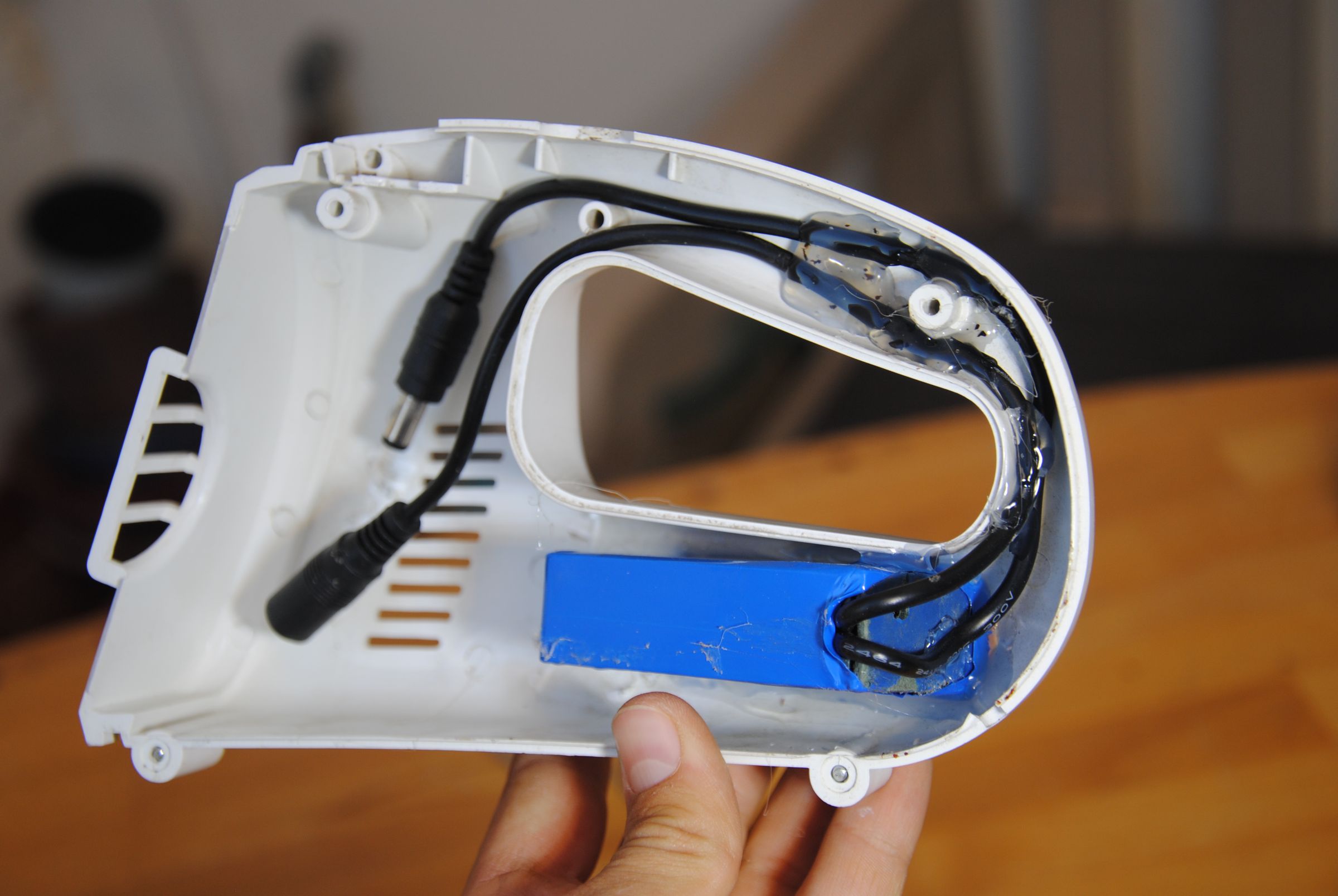 Handheld Dimmable LED Flashlight (from an Old Vacuum Cleaner!) : 8 ...