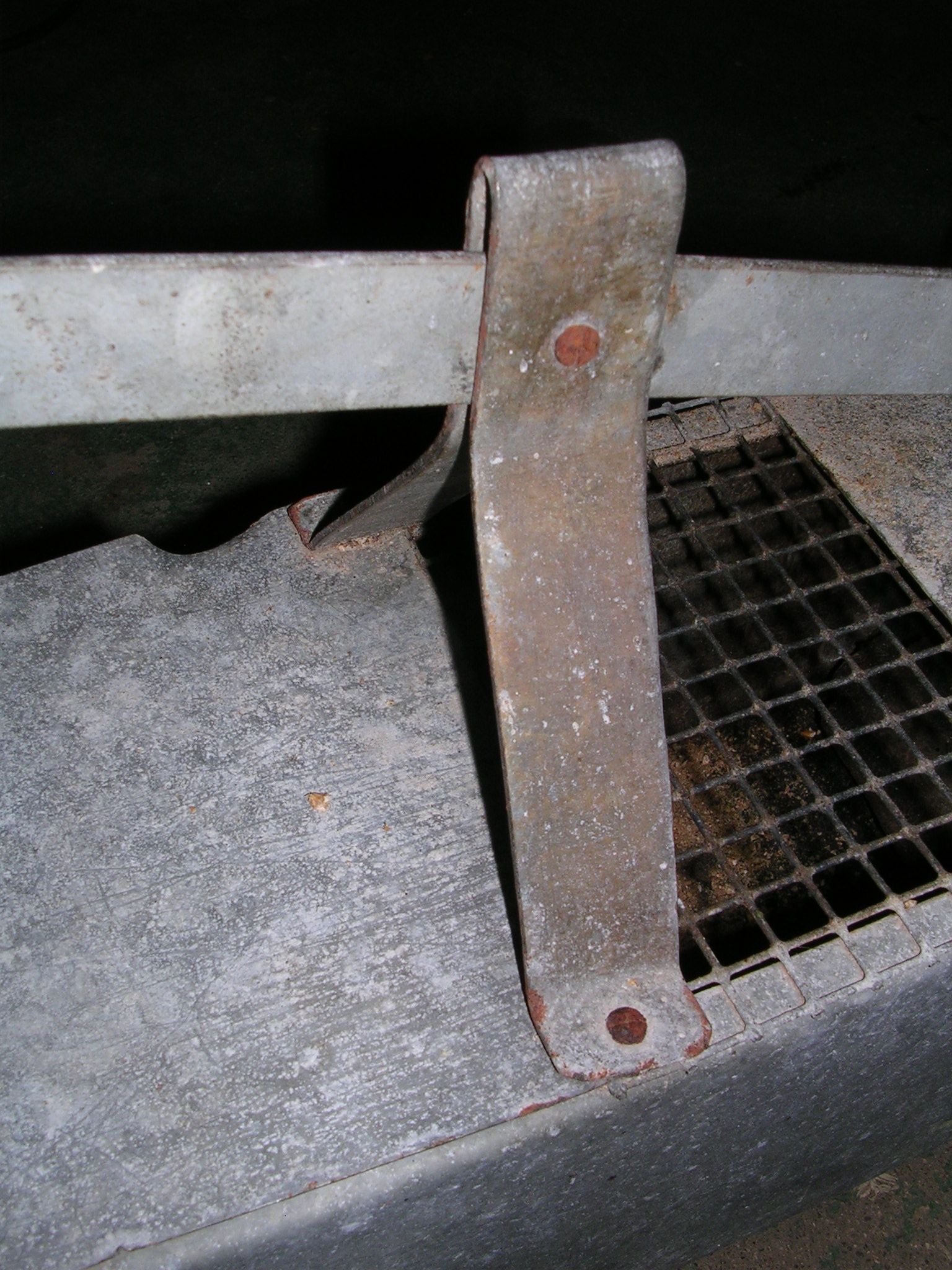 Sheet Metal Rat Trap, Modern Version of Traditional Slate Trap. : 3 ...