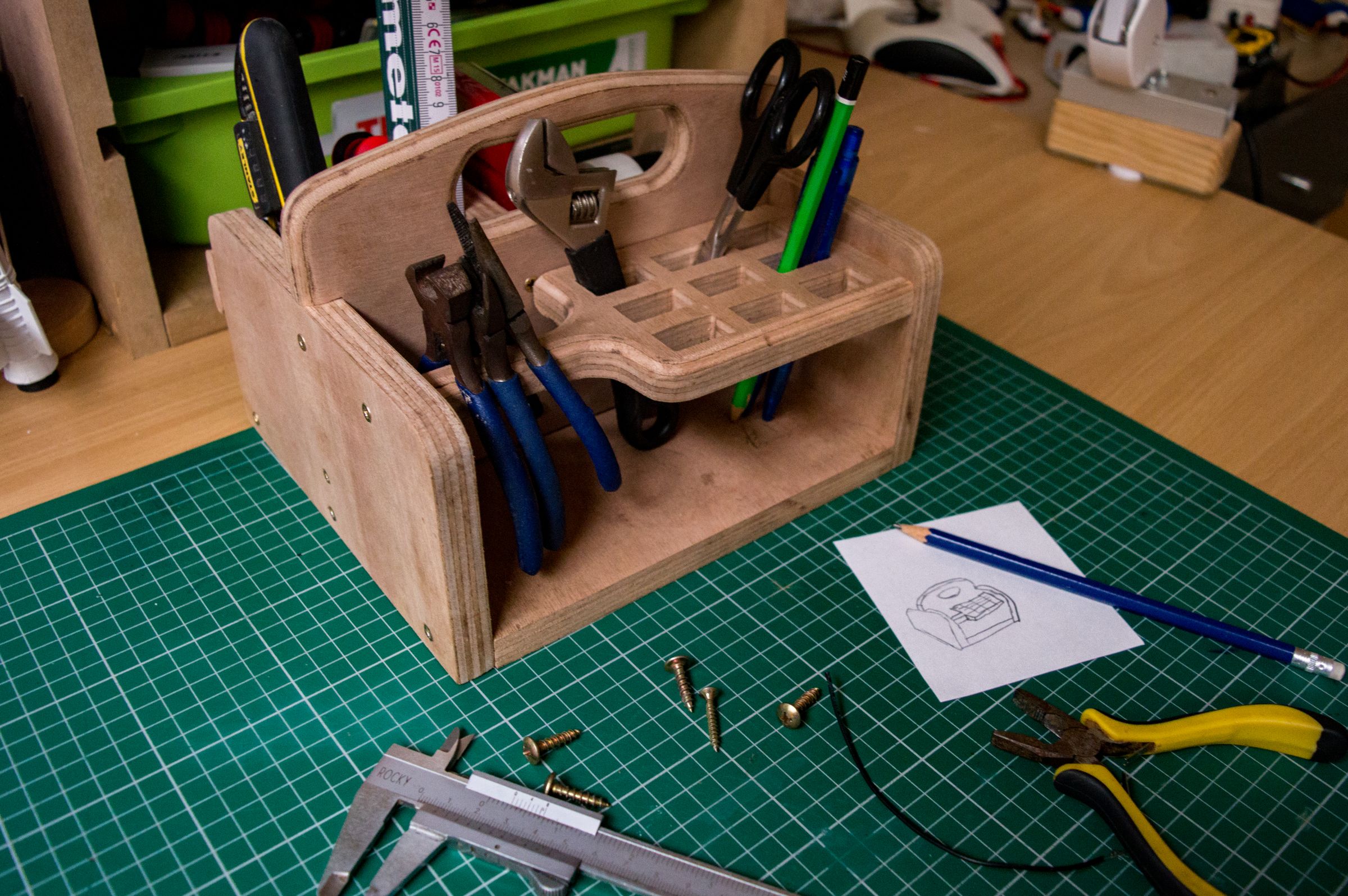 Diy Tool Caddy : 8 Steps (with Pictures) - Instructables