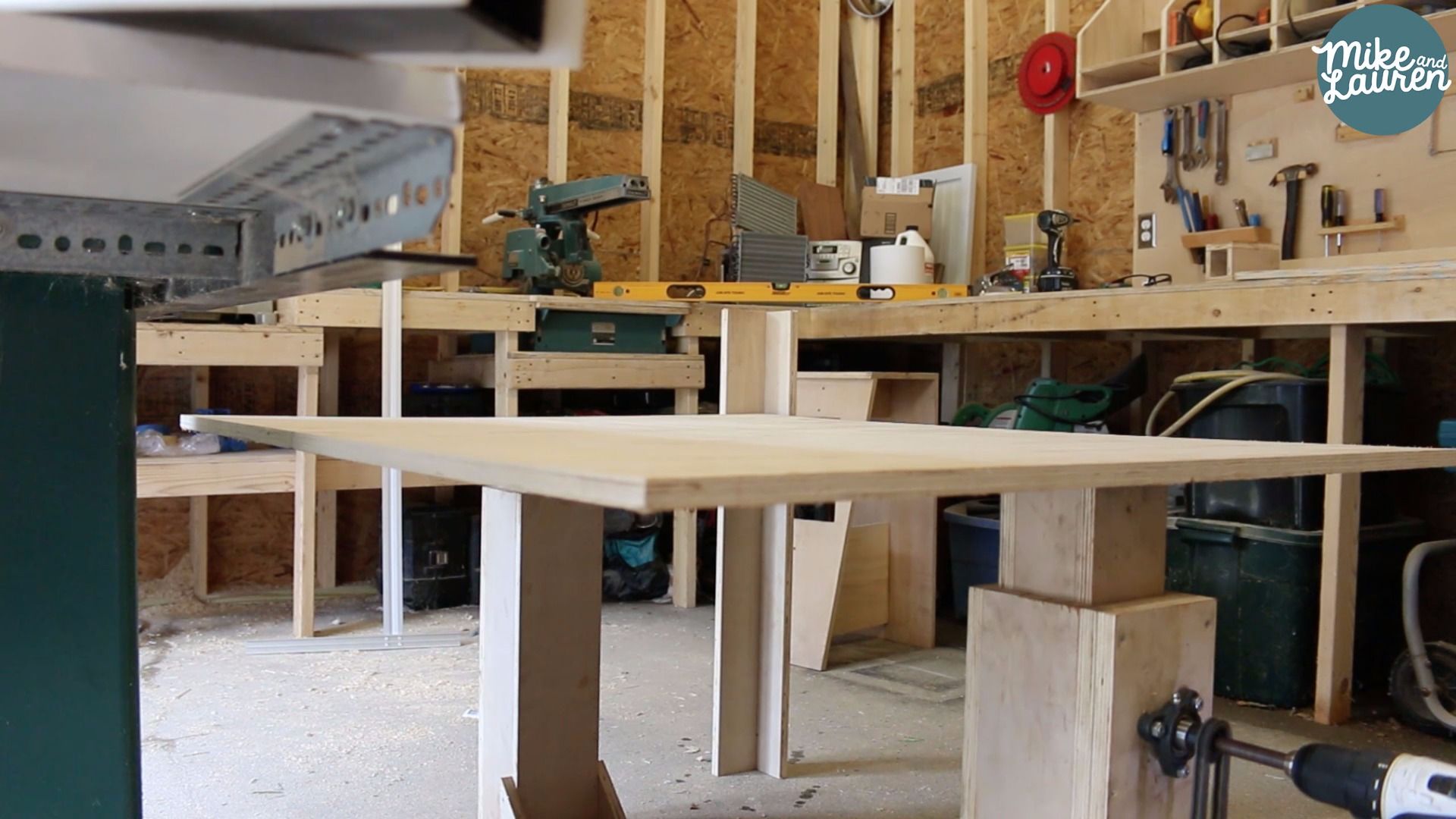 Drill Powered Adjustable Height Work Bench! : 7 Steps (with Pictures ...