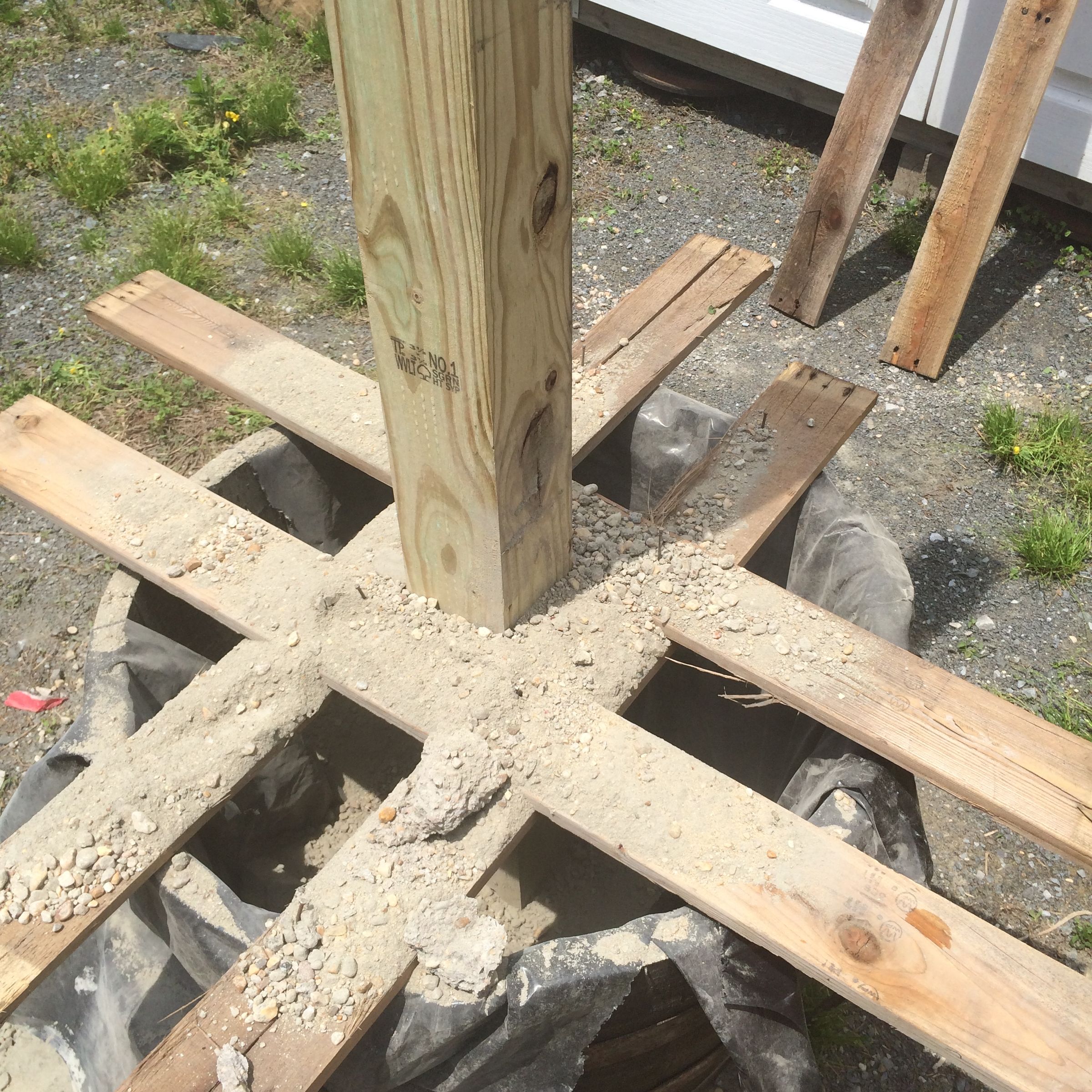 DIY Landscaping-Outdoor Barrel Posts : 11 Steps - Instructables