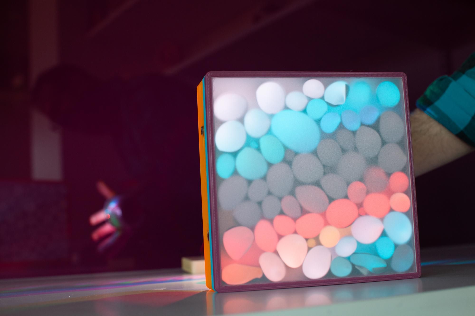 Build a Rainbow Lightbox to Make Pixelated Shadows : 8 Steps (with ...