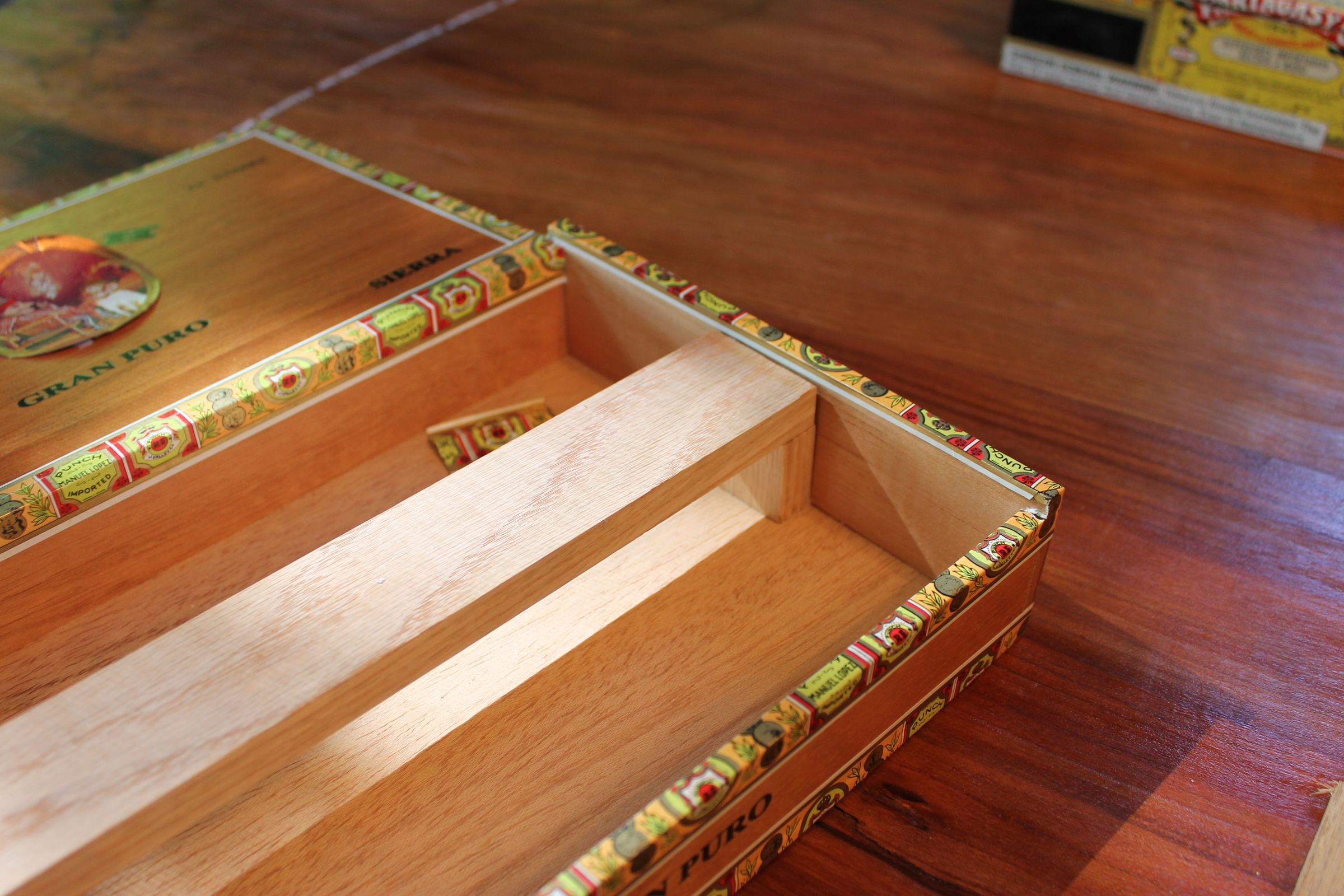 Awesome Cigar Box Dulcimer : 14 Steps (with Pictures) - Instructables