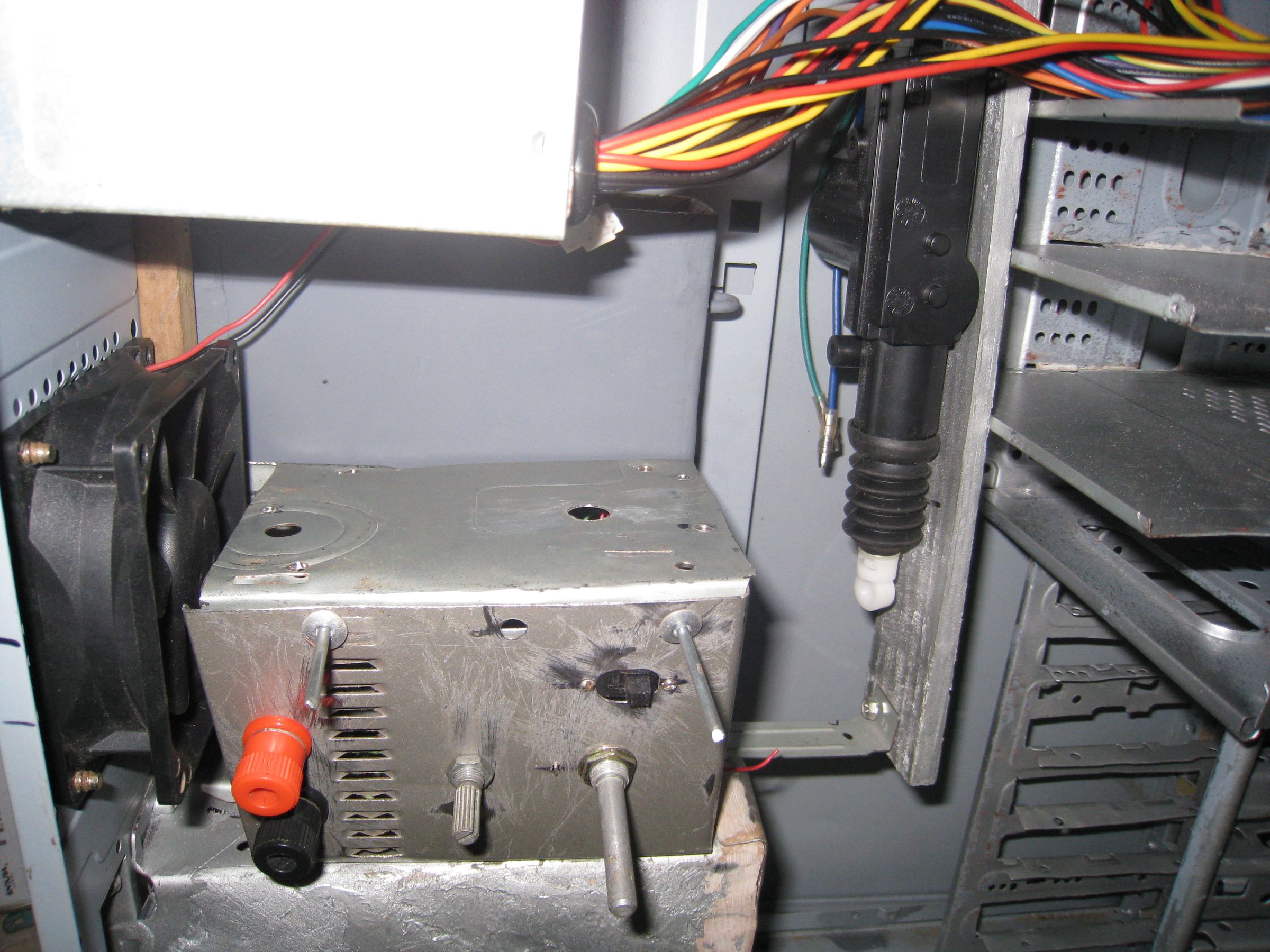 The Makin' of a Case Safe/PSU Combo : 13 Steps - Instructables