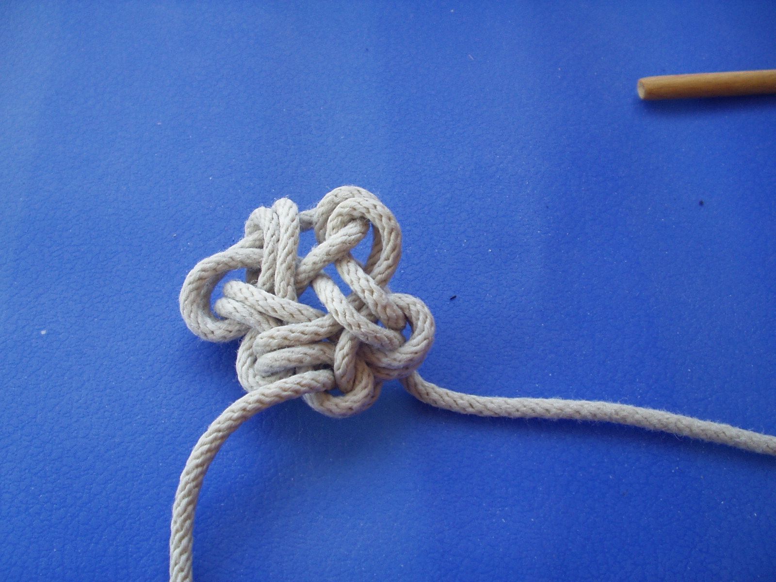 Single Strand Star Knot : 16 Steps - Instructables