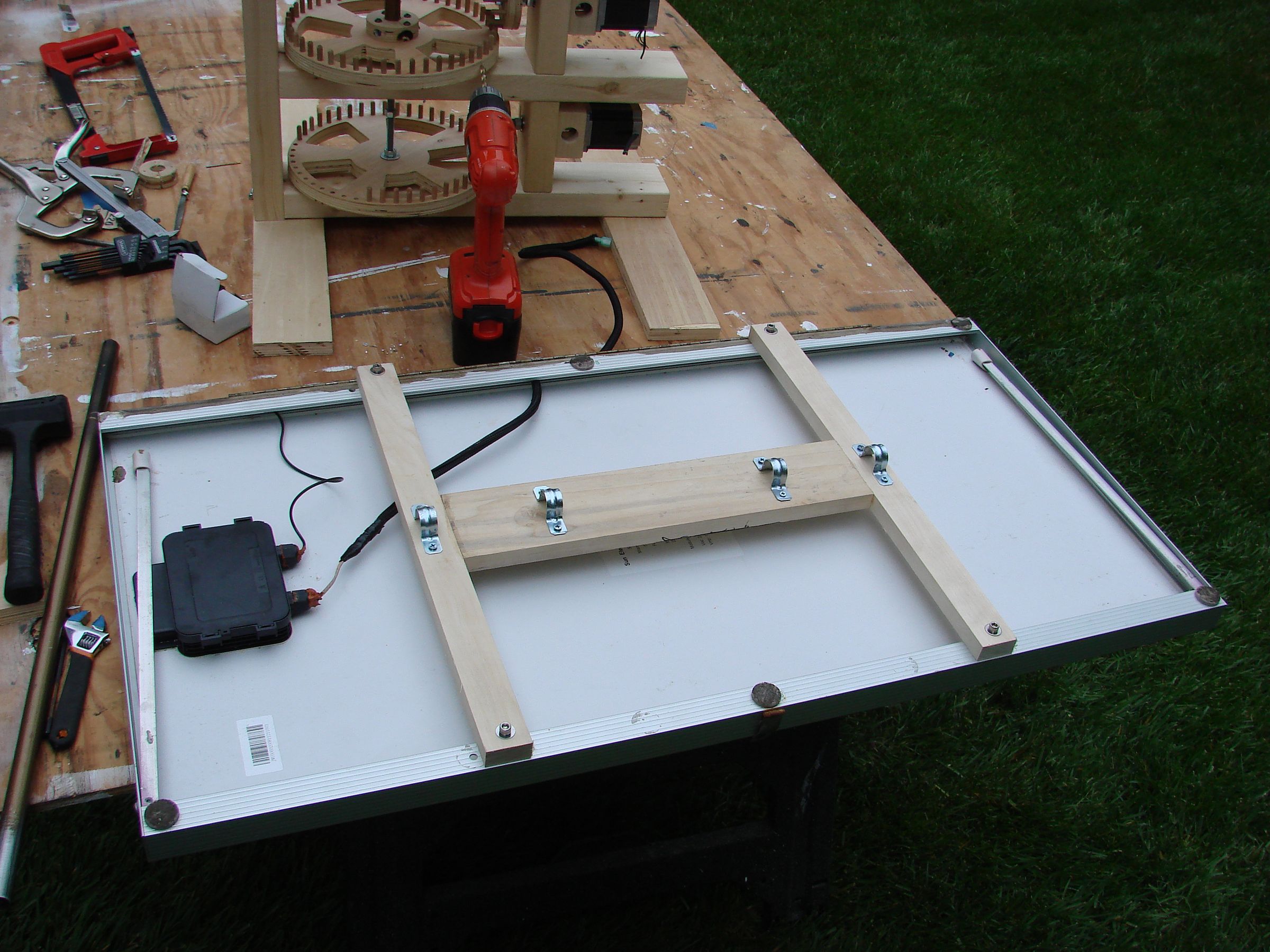 Internet Enabled Solar Tracker : 15 Steps (with Pictures) - Instructables
