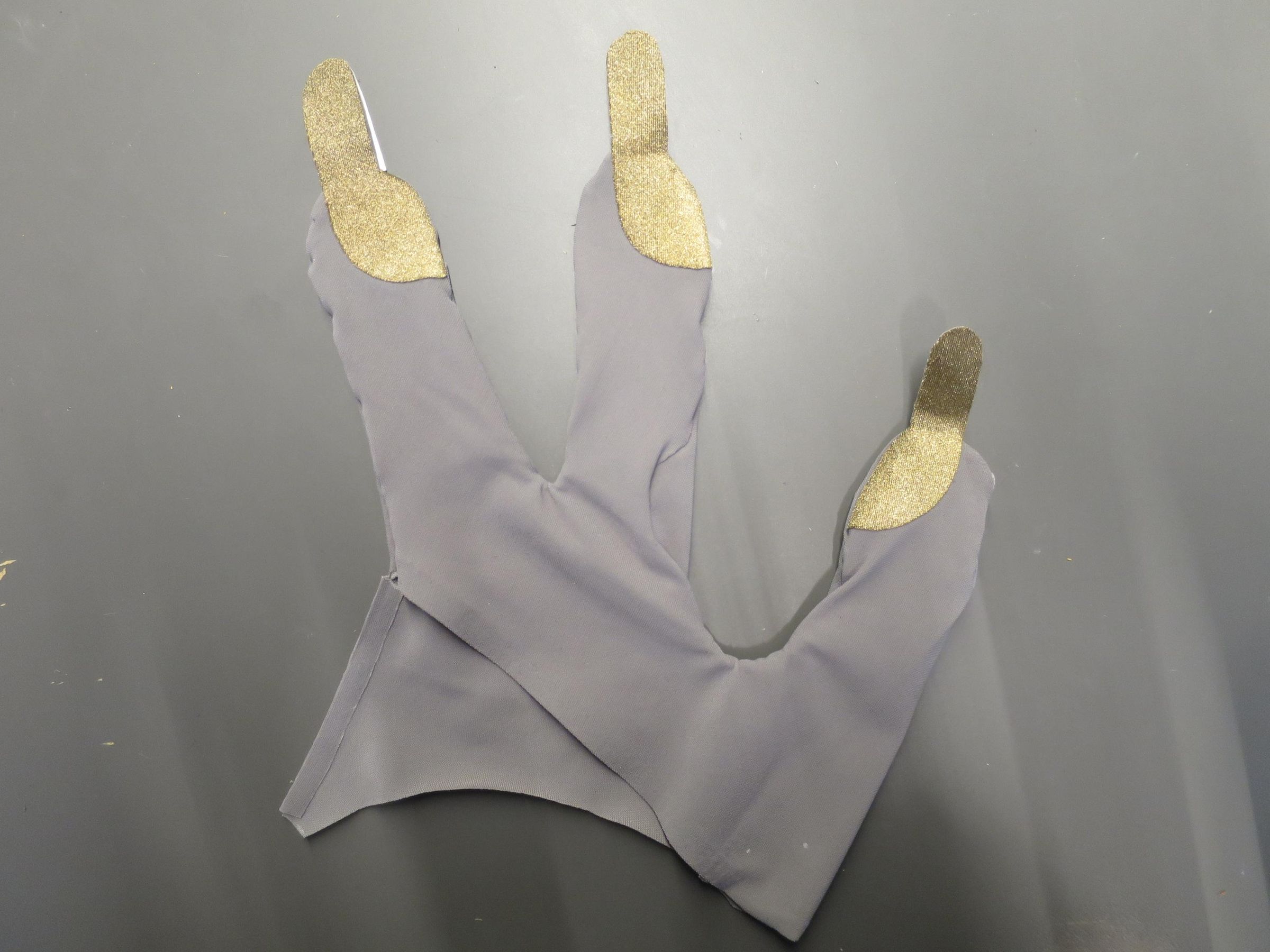 ‘HYBRID’ VR Data Gloves for Meta Quest + Vive Puck : 10 Steps (with ...