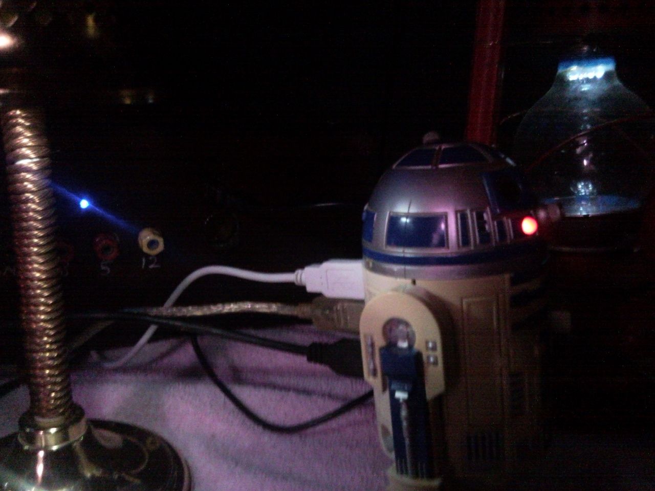 R2D2 5 Port USB Power Supply Unit. This Is the Droid Your Looking For ...
