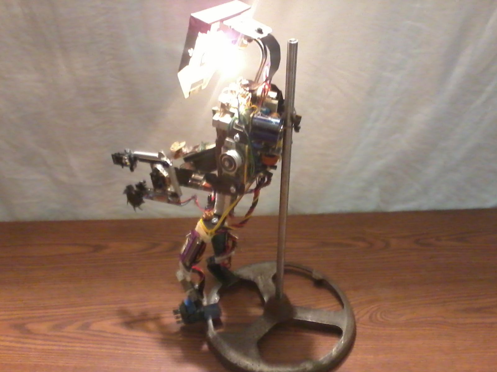 Robot Night Light With Two Faces : 3 Steps - Instructables