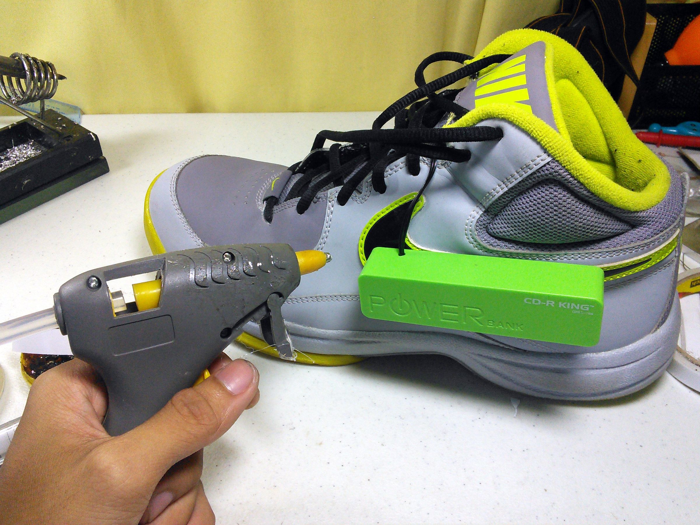 Electricity Generating Footwear - Generate Electricity by Walking ...