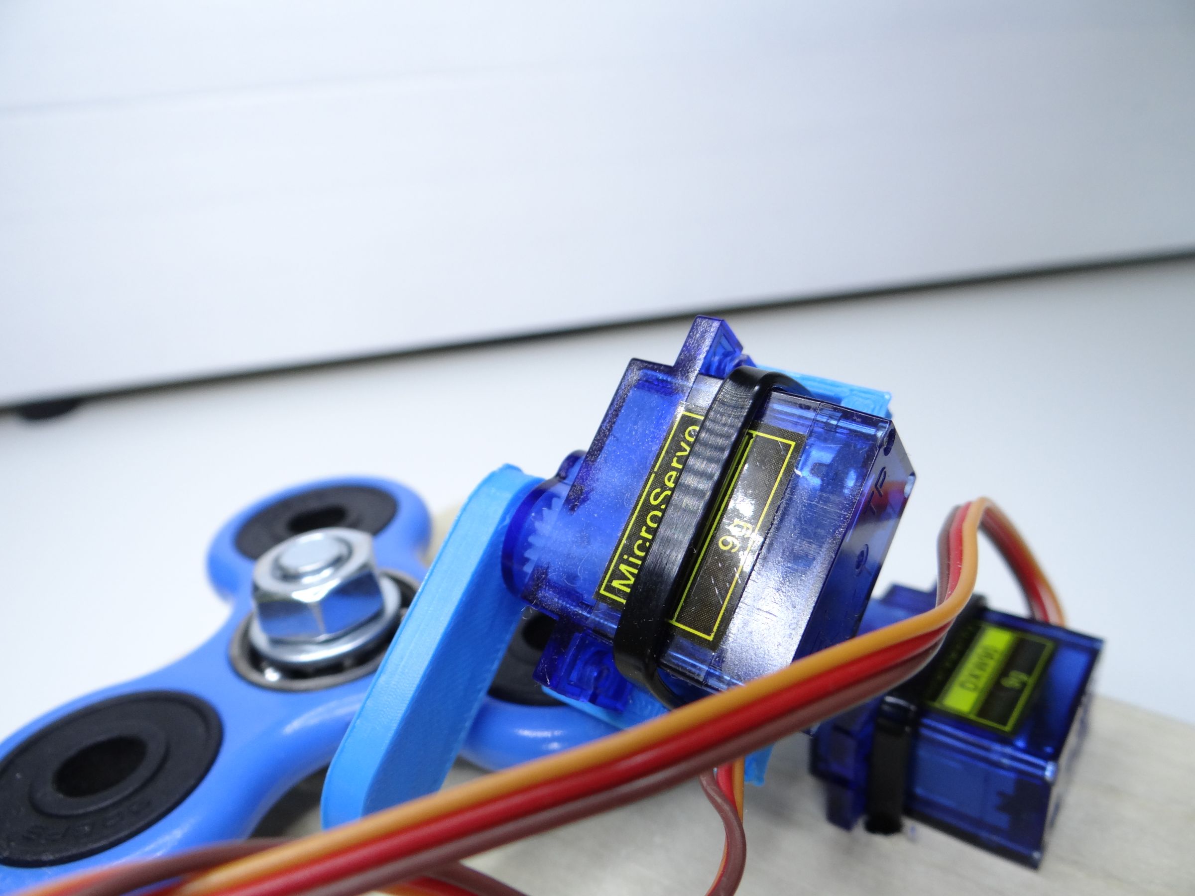 Fidget Spinning Robot : 7 Steps (with Pictures) - Instructables