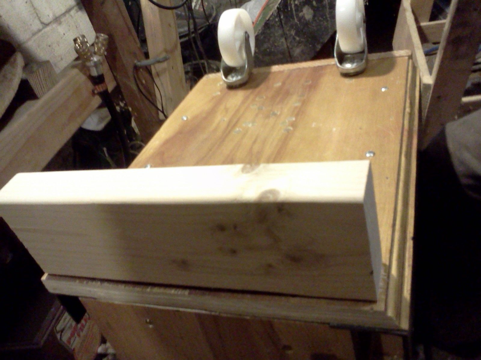 How to Build a Rotating Laptop Mobile Stand : 10 Steps - Instructables