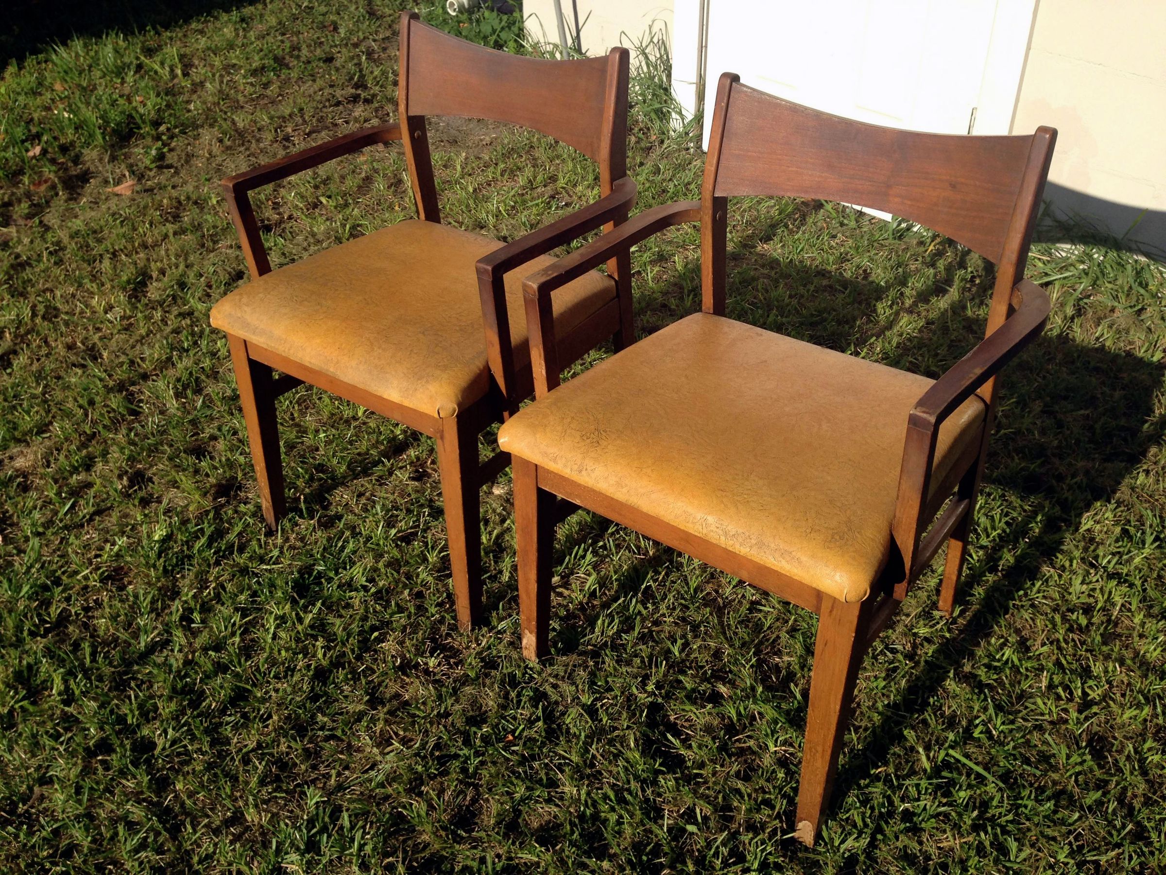 Make a Settee Bench From Two Chairs : 6 Steps (with Pictures ...