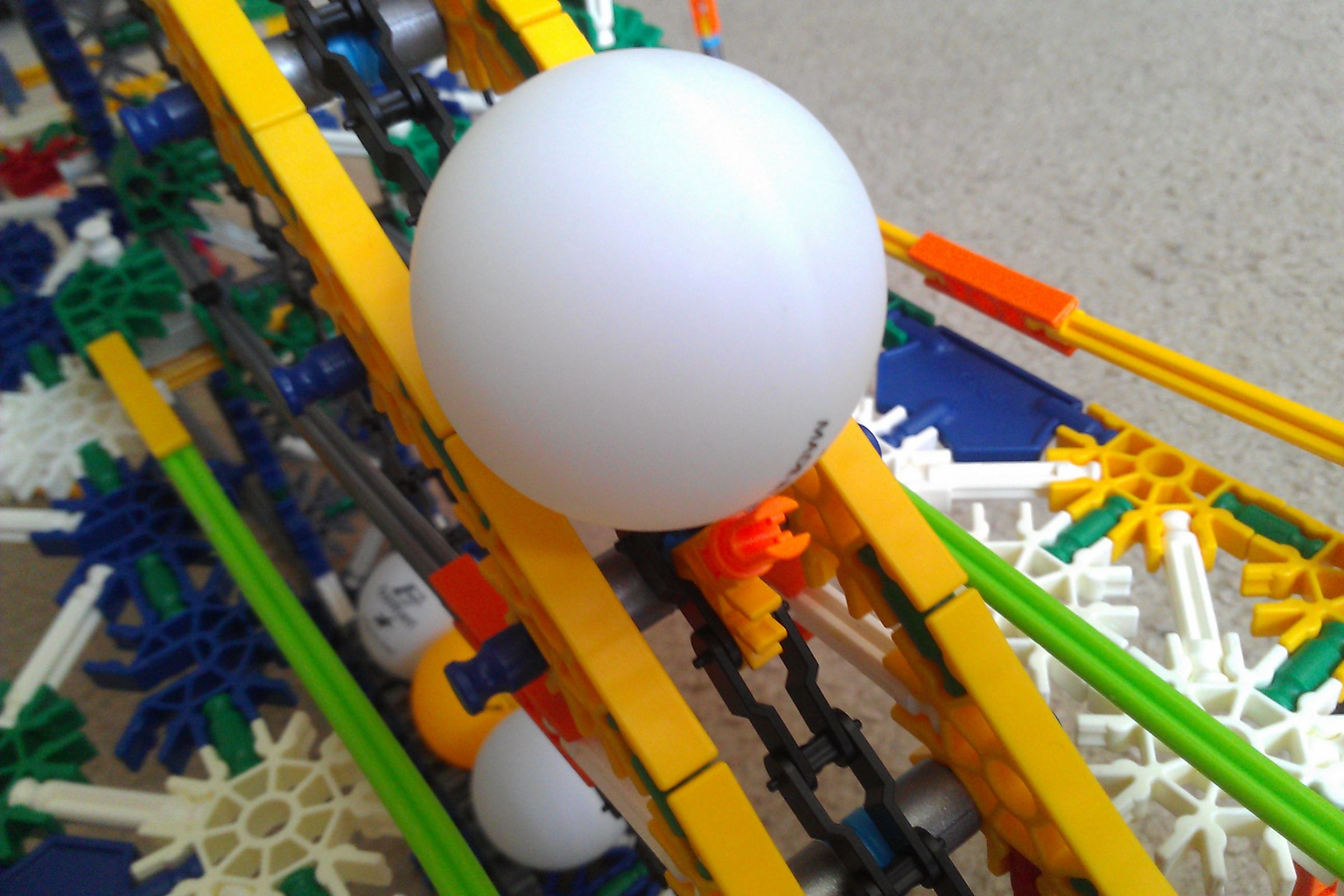 NK Sideliner K'nex Ping Pong Ball Machine - Instructables