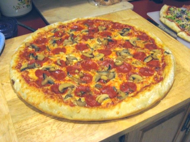 Homemade Pizza : 8 Steps (with Pictures) - Instructables