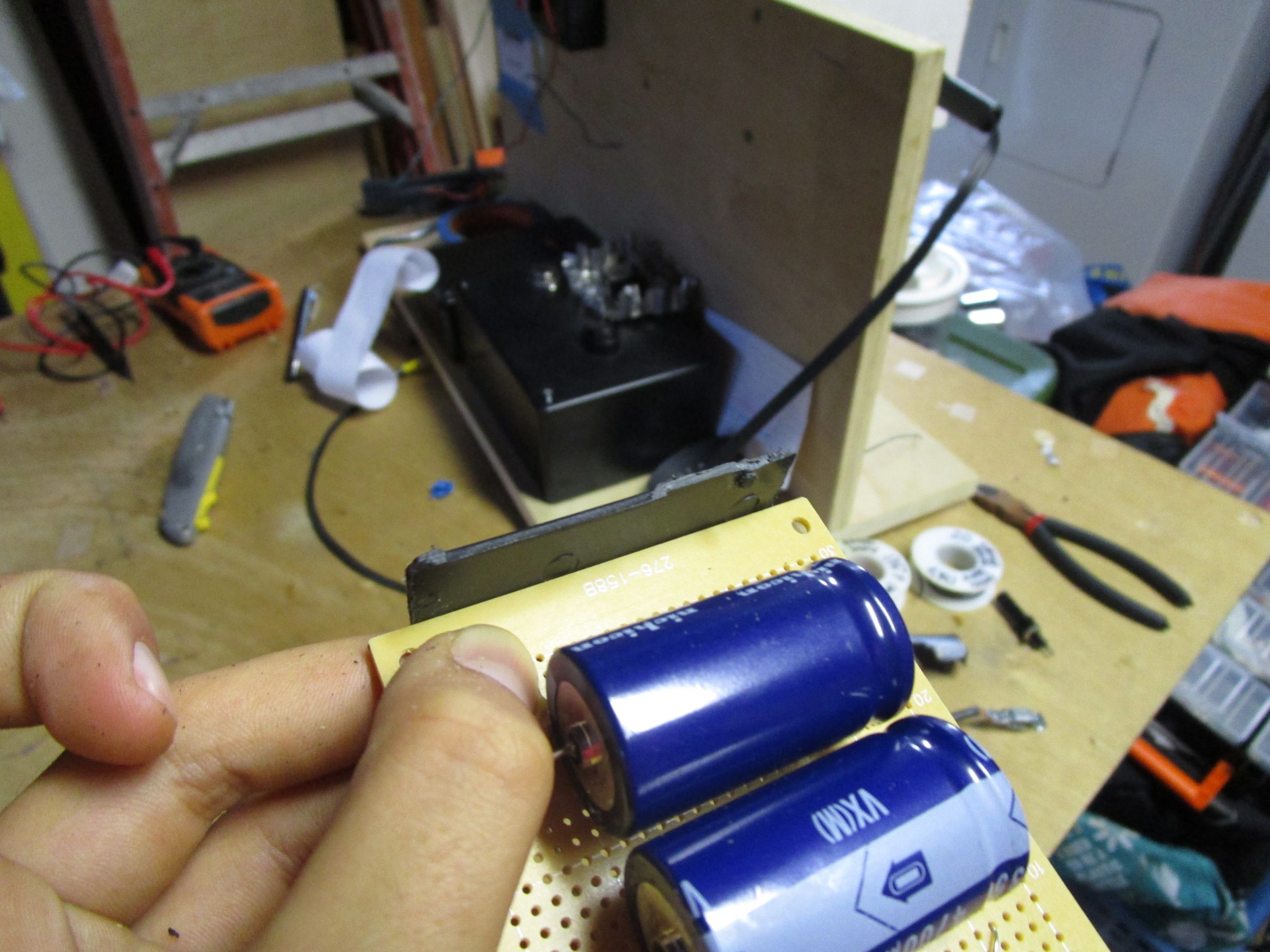 Rechargeable Handheld Capacitor Flashlight : 7 Steps - Instructables