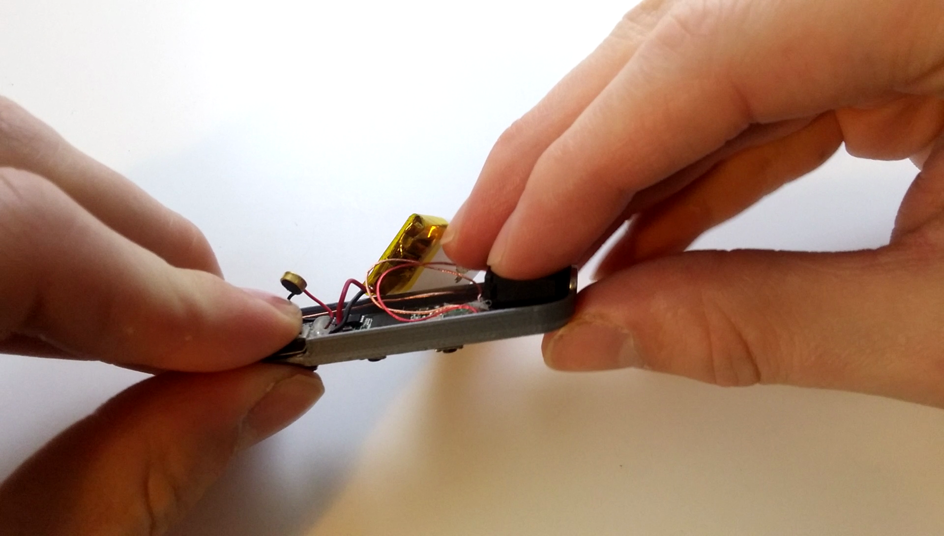 DIY Bluetooth Adapter for ANY Headphones : 11 Steps (with Pictures ...