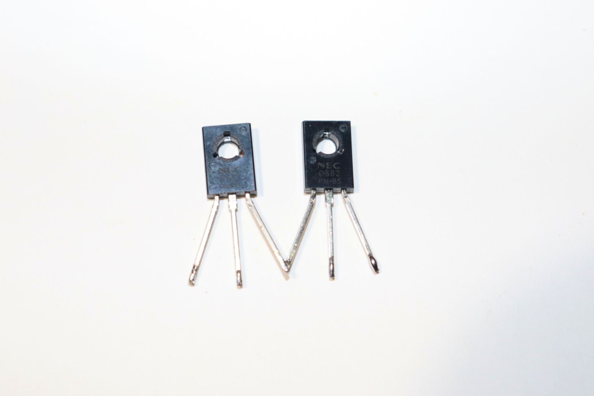 How to Make D882 Double Transistor to Audio Amplifier : 9 Steps ...