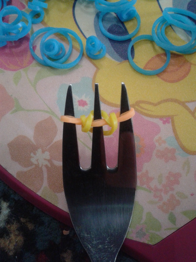Loom band with fork store