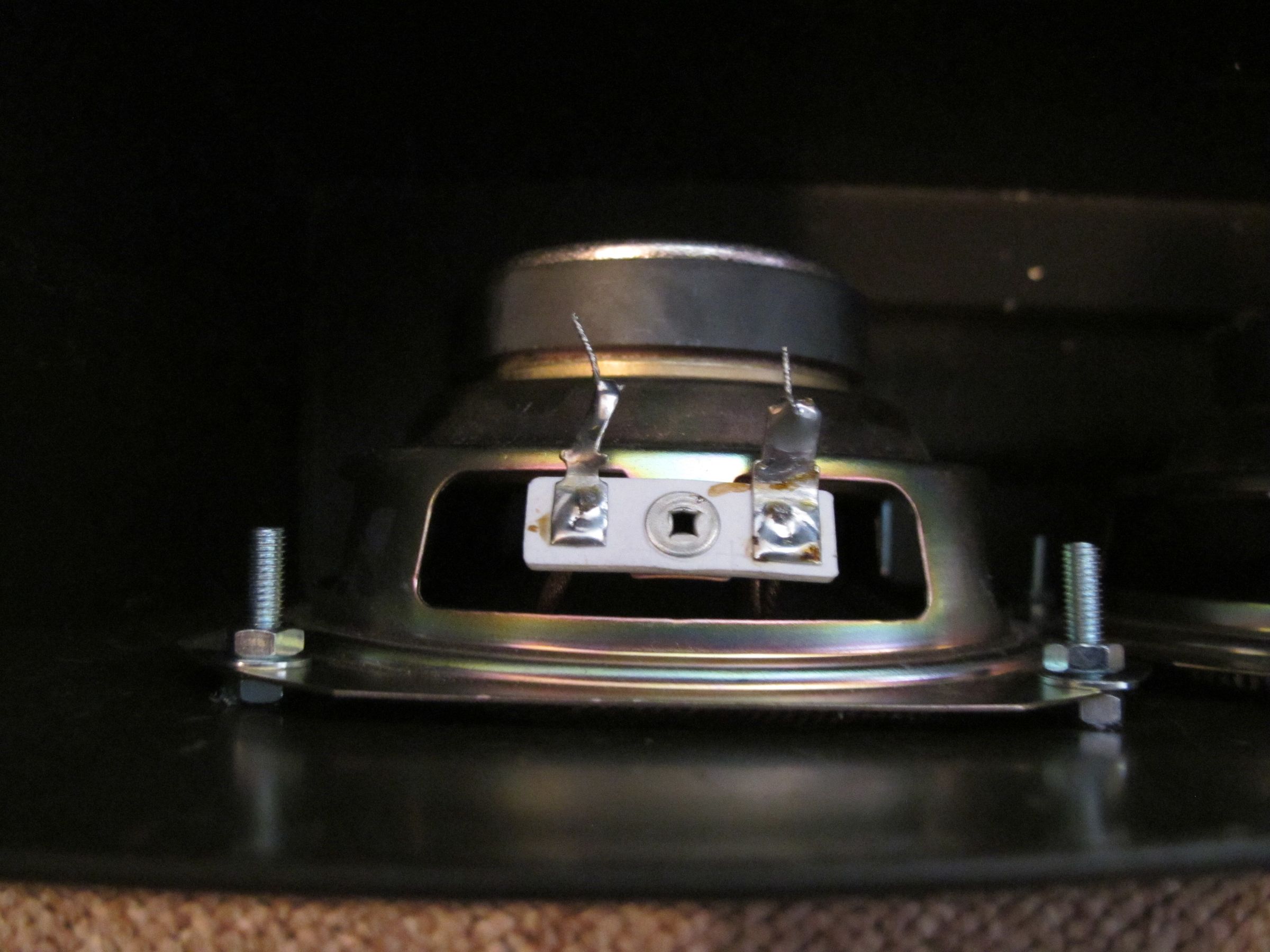 BoomBox Portable IPod Speaker for Under $20! : 4 Steps - Instructables