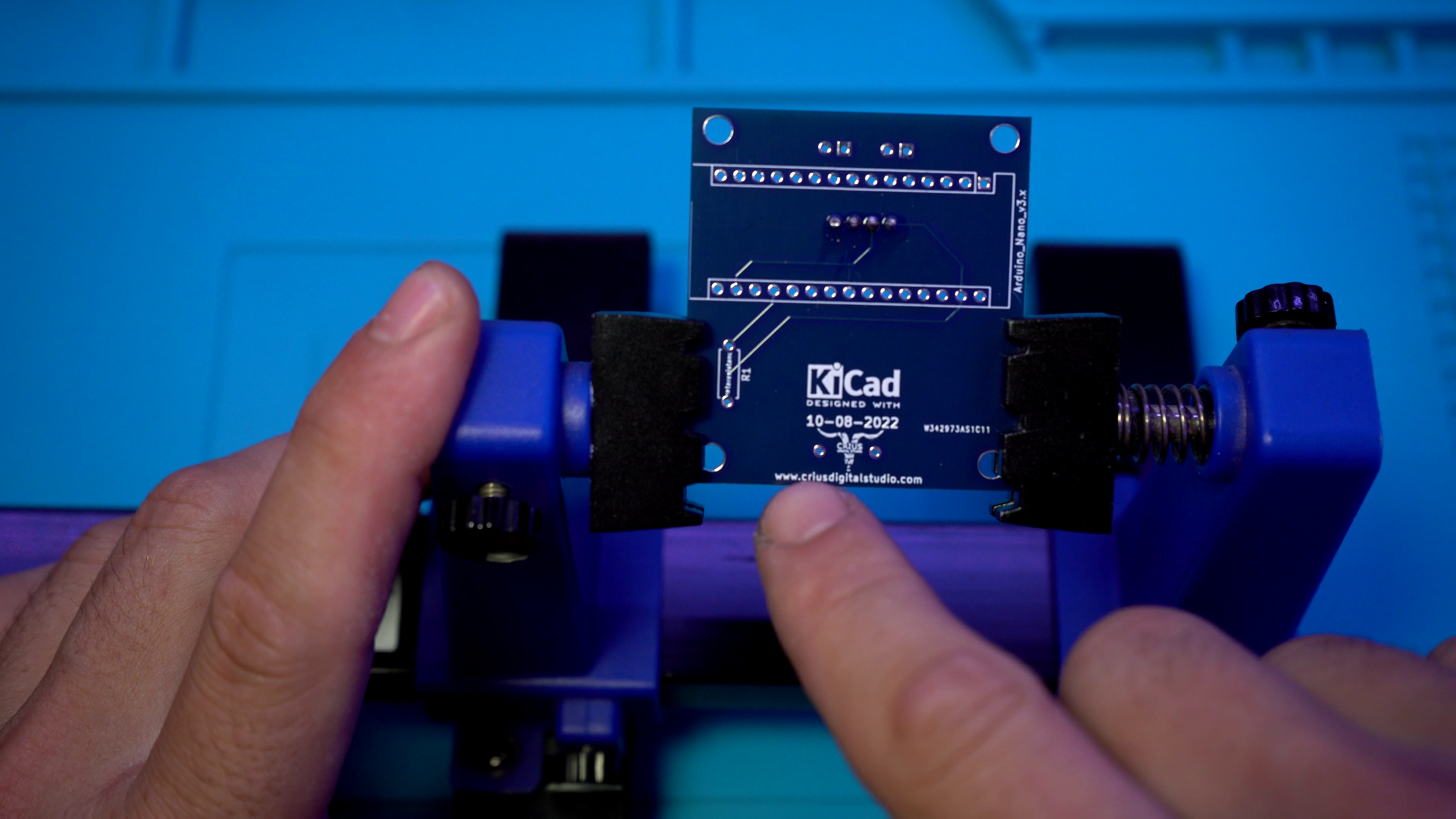 DIY Arduno "Ohmeter" + 0.96" OLED Display +Indication LEDs + Custom PCB ...