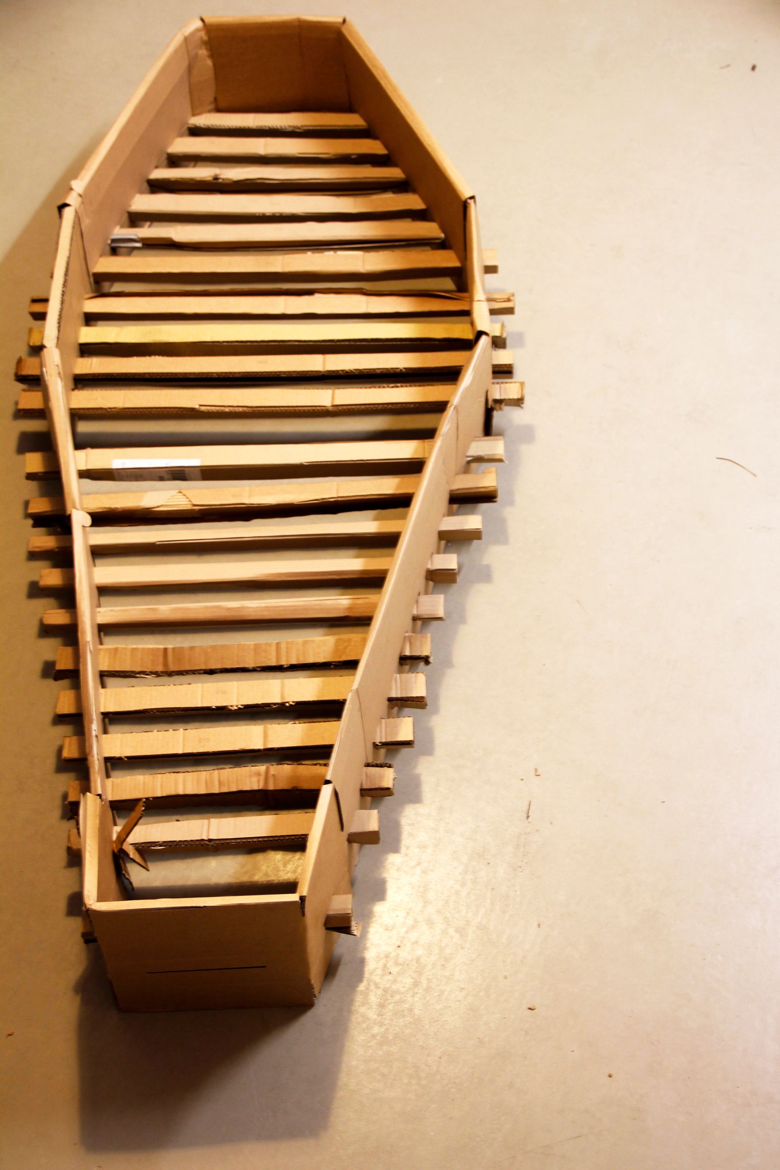 Cardboard Coffins (DIYing Free) : 16 Steps (with Pictures) - Instructables