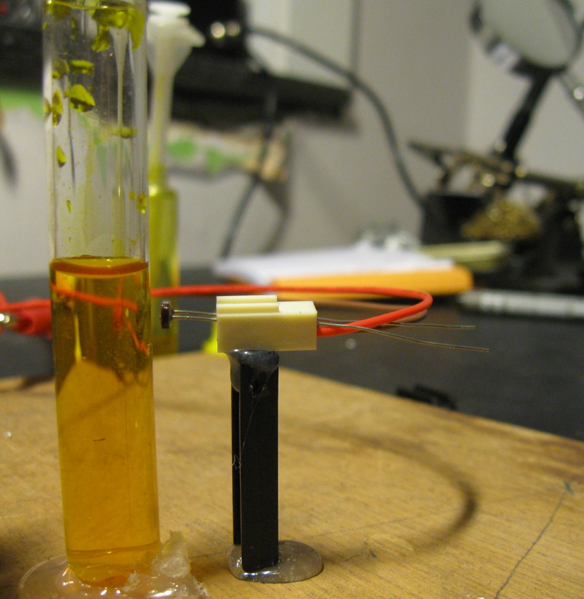 A Simple DIY Spectrophotometer : 8 Steps (with Pictures) - Instructables