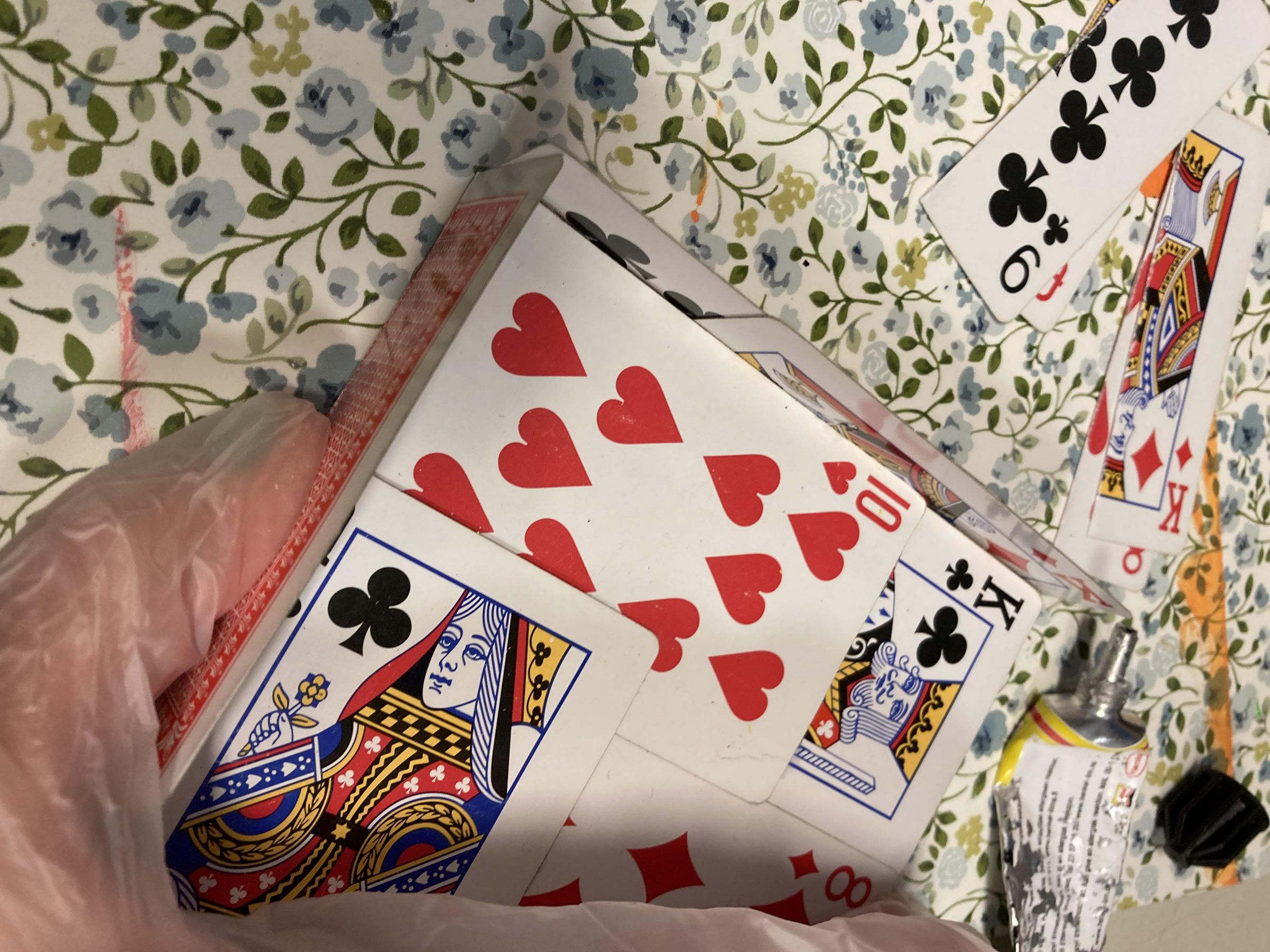 Tray Made Out of Cards : 6 Steps - Instructables