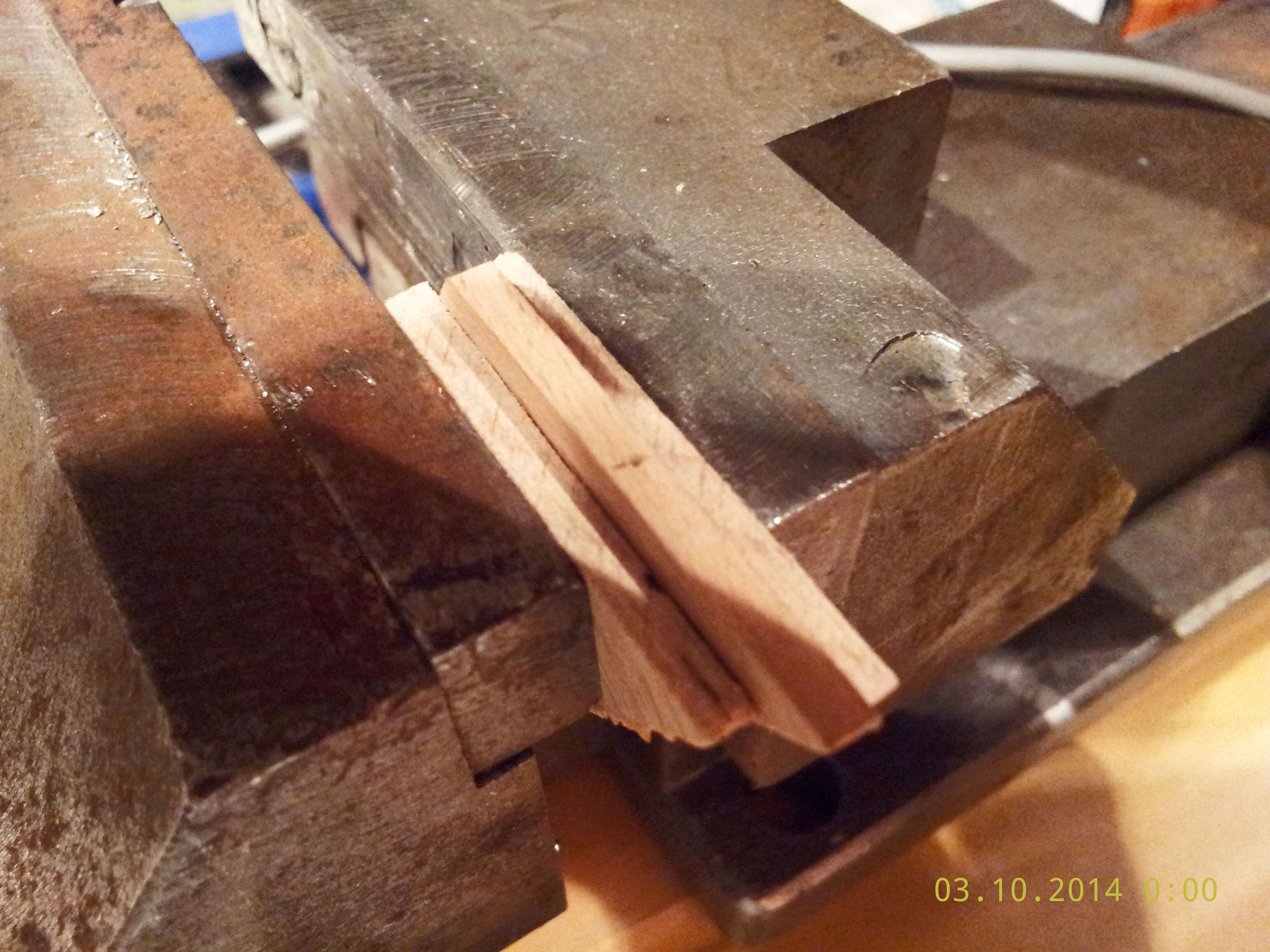 Illusionist Wood Locket : 6 Steps - Instructables