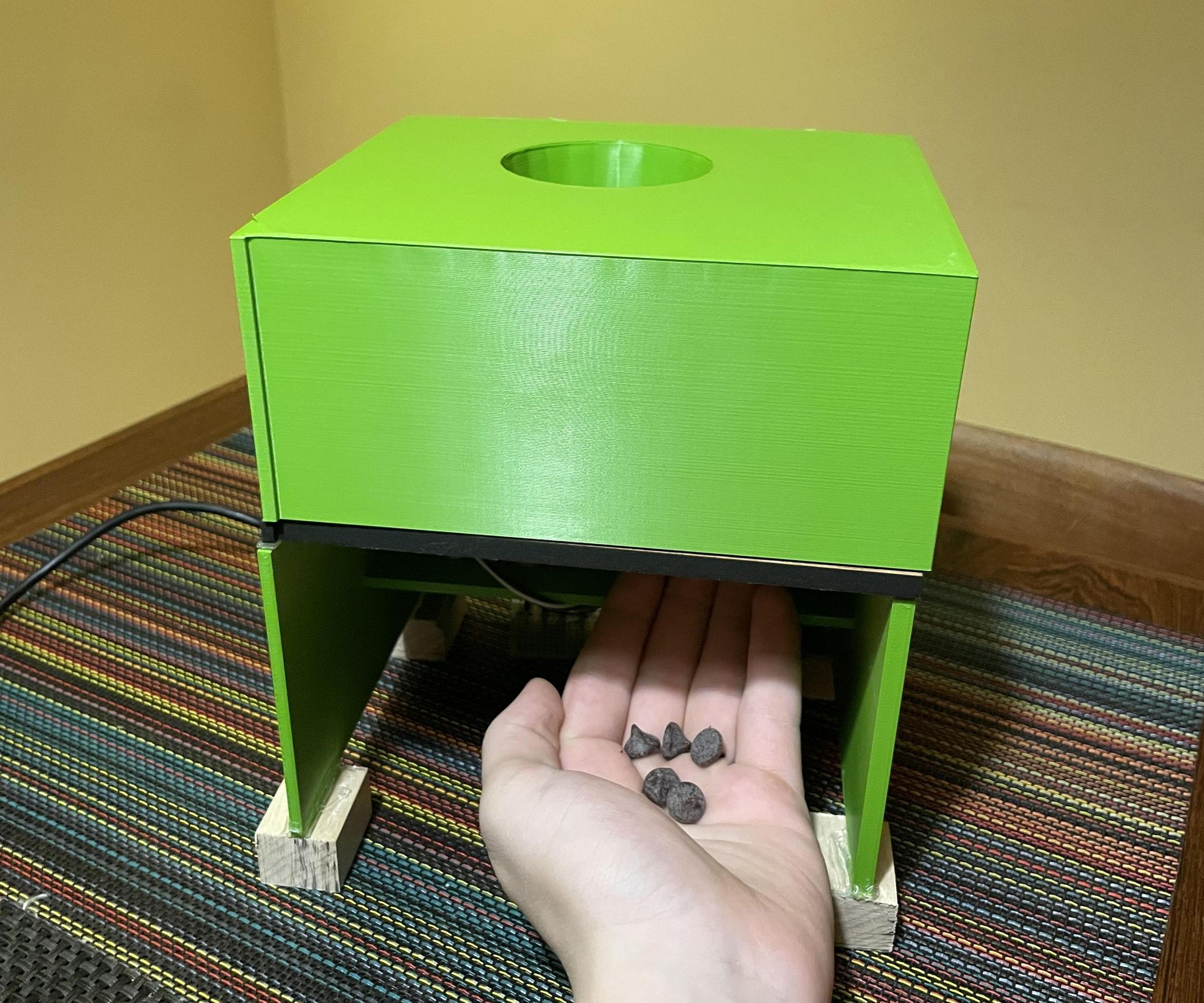 Mini Touchless Candy Dispenser : 7 Steps - Instructables