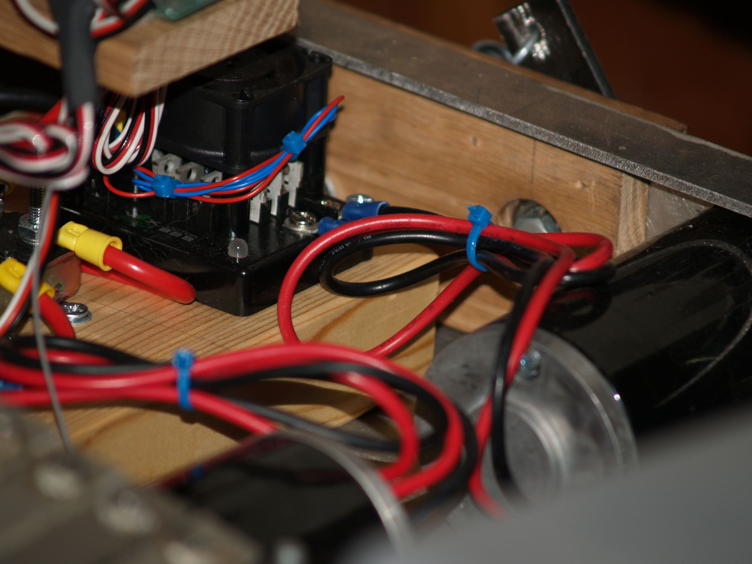 DIY Heavy Class R/c Vehicle- (electronics) : 9 Steps - Instructables