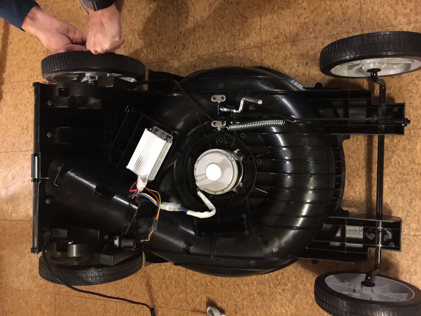 Self Driveing Lawn Mower Remote Control Autonomous Lawn Mower Using ...