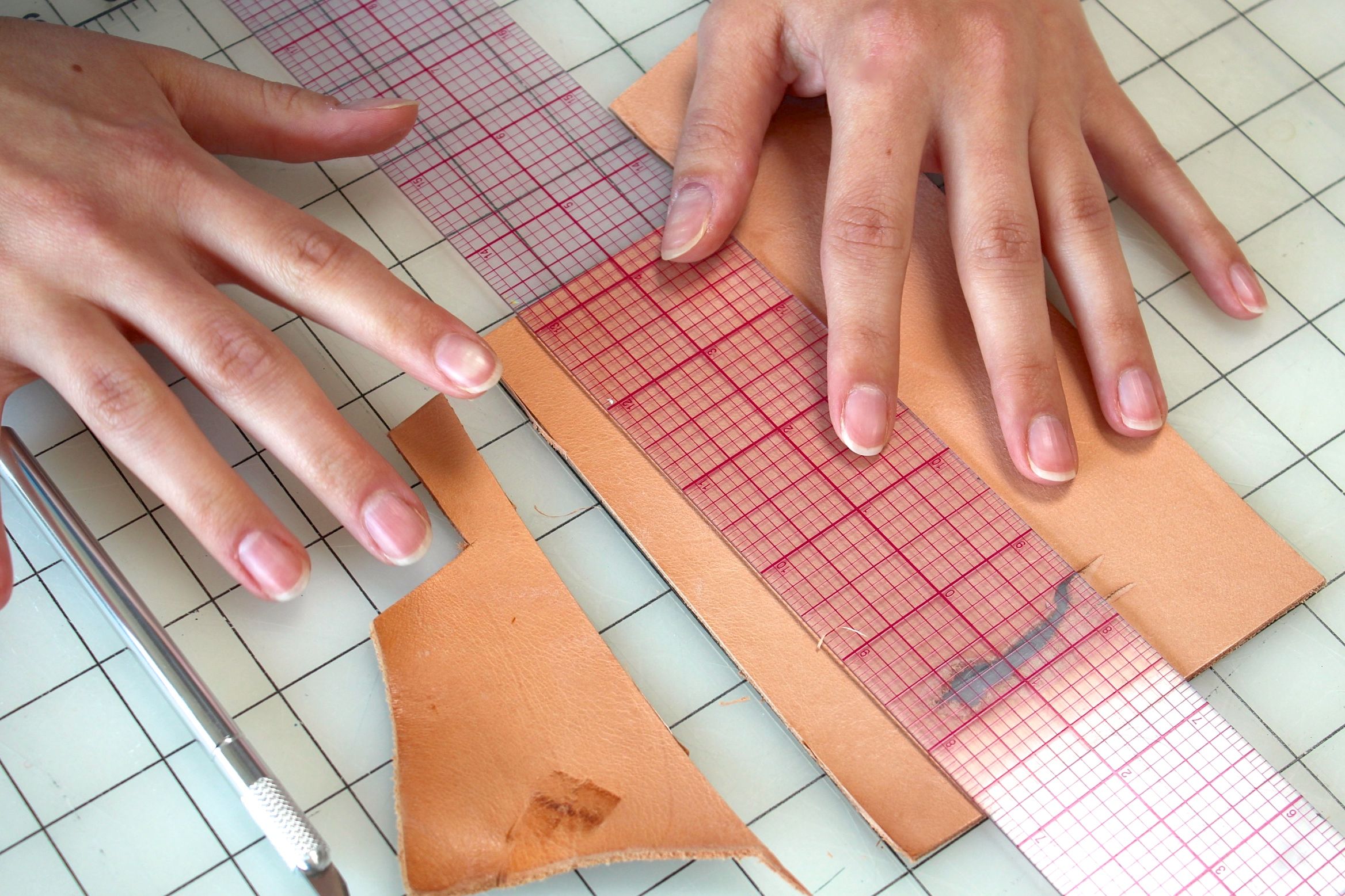 How to Cut Leather : 4 Steps (with Pictures) - Instructables