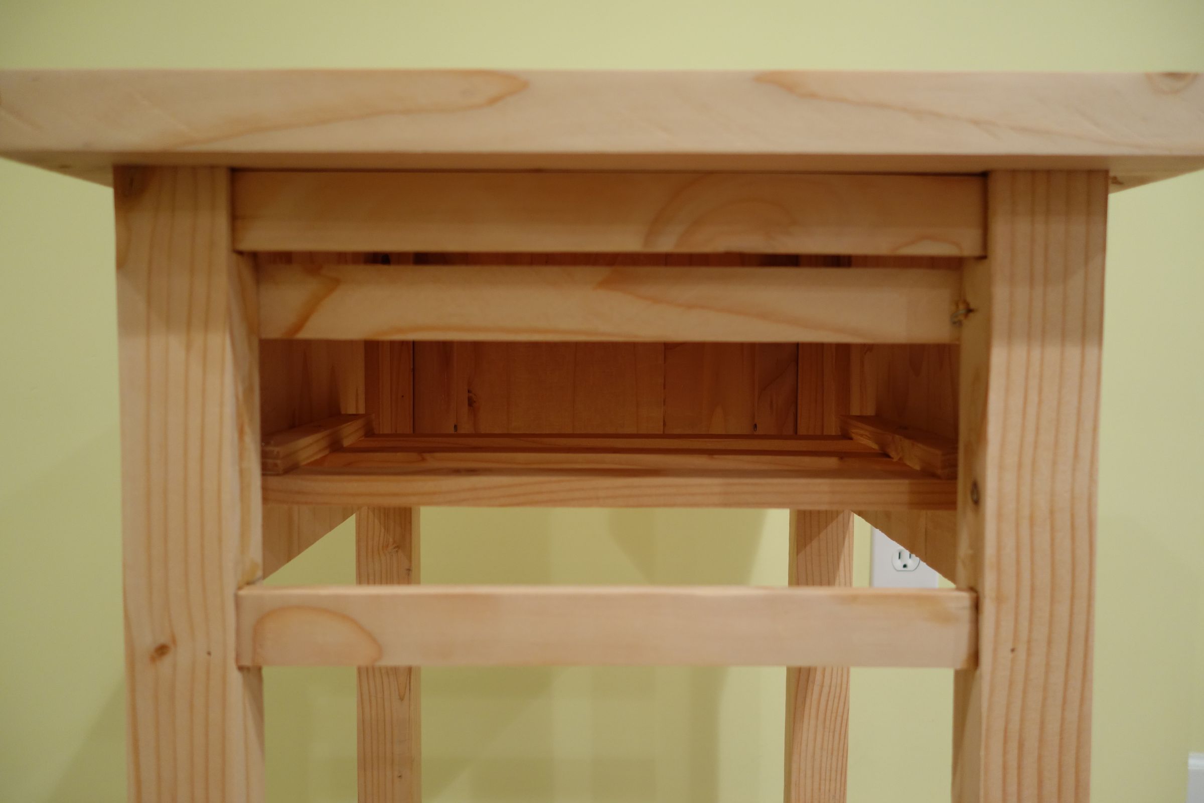 2x12 End Table With HDPE Knob : 12 Steps (with Pictures) - Instructables