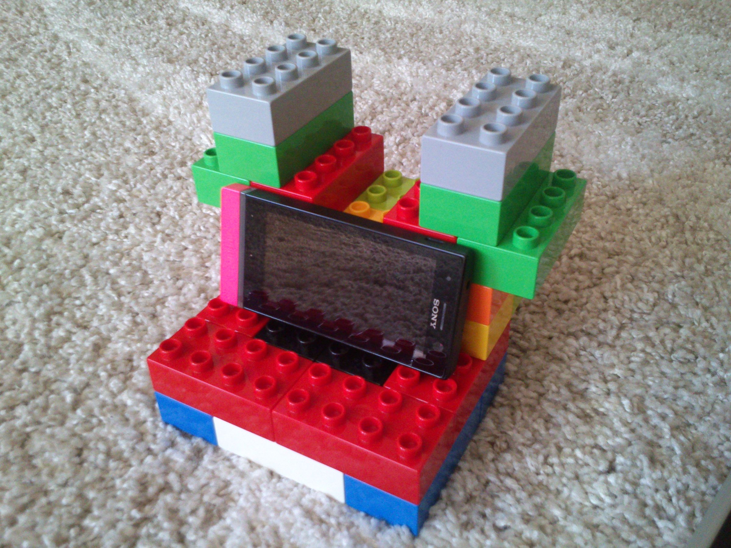 Phone/Tablet LEGO Duplo Stand - Instructables