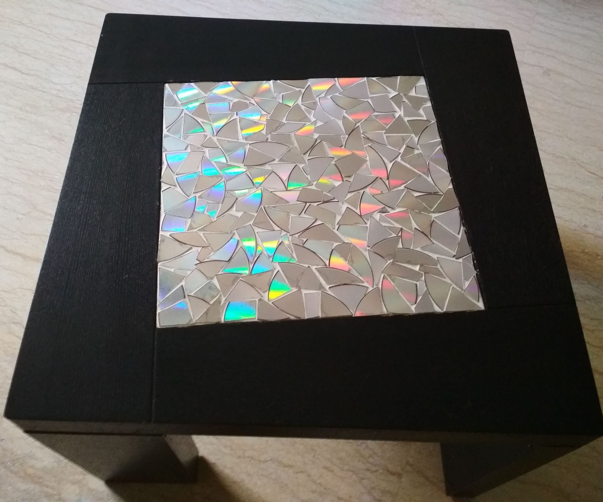 CD Mosaic Table Top : 6 Steps (with Pictures) - Instructables