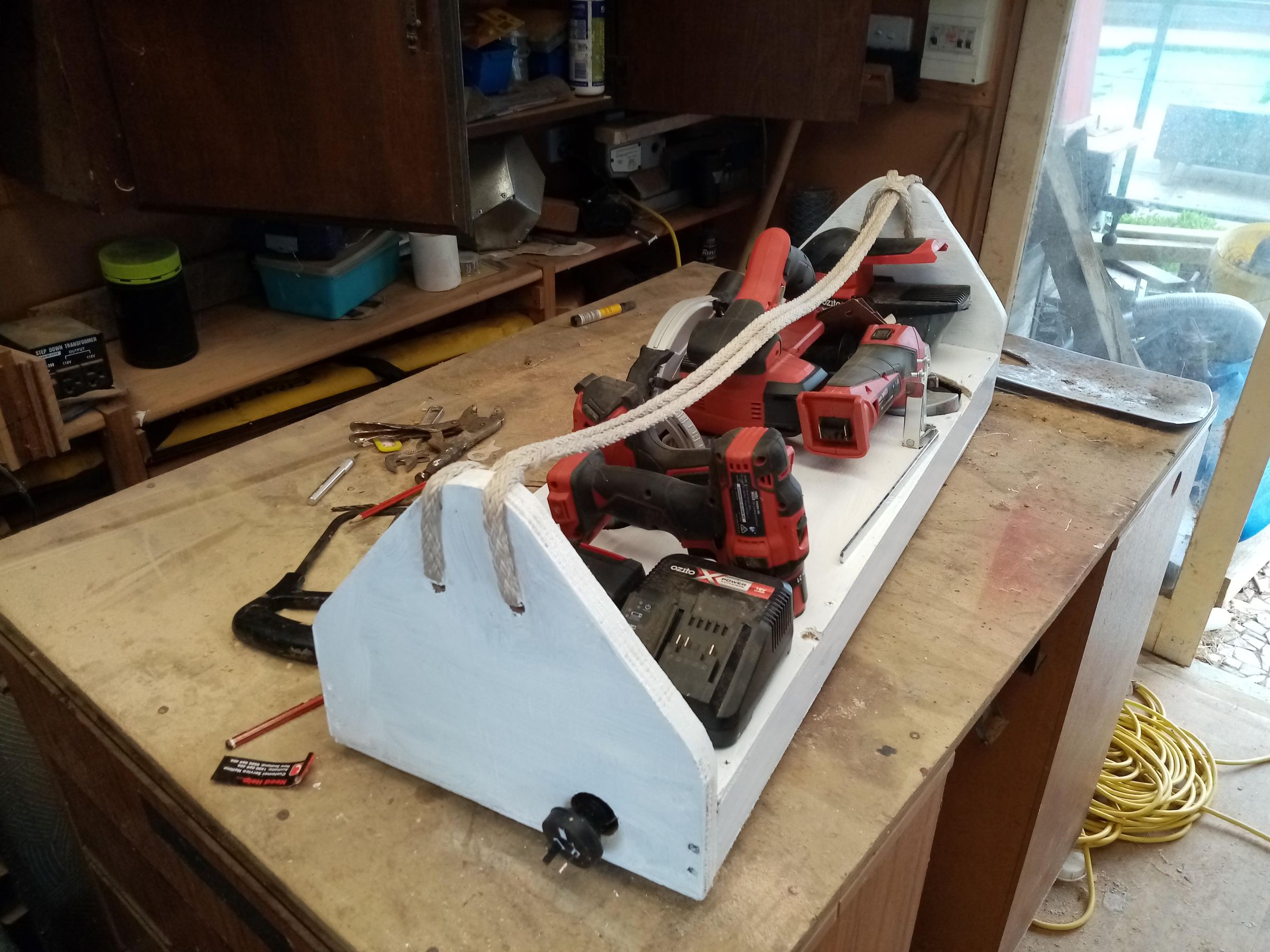 Battery Tool Caddy/tote : 5 Steps (with Pictures) - Instructables