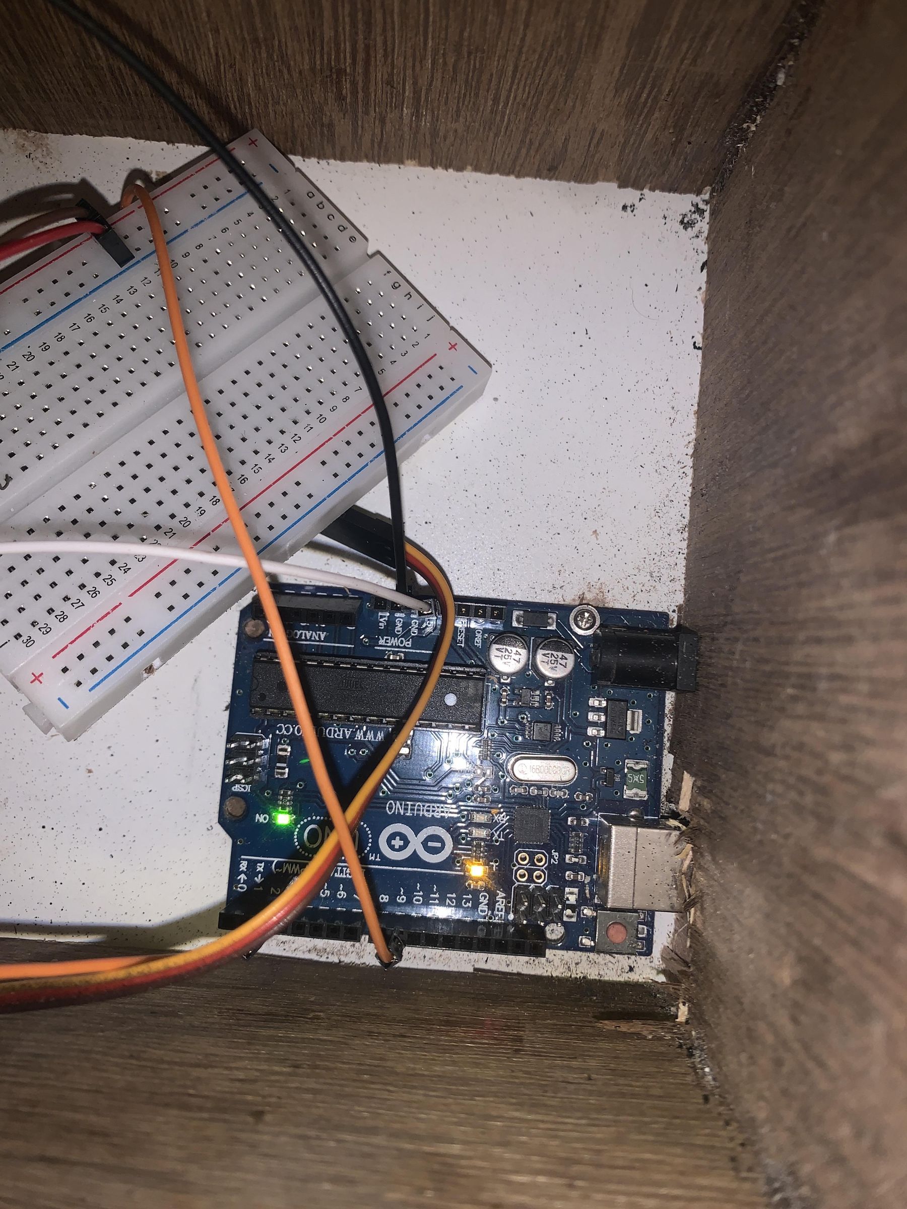 A Simply Useless Machine - USB Powered. : 5 Steps - Instructables