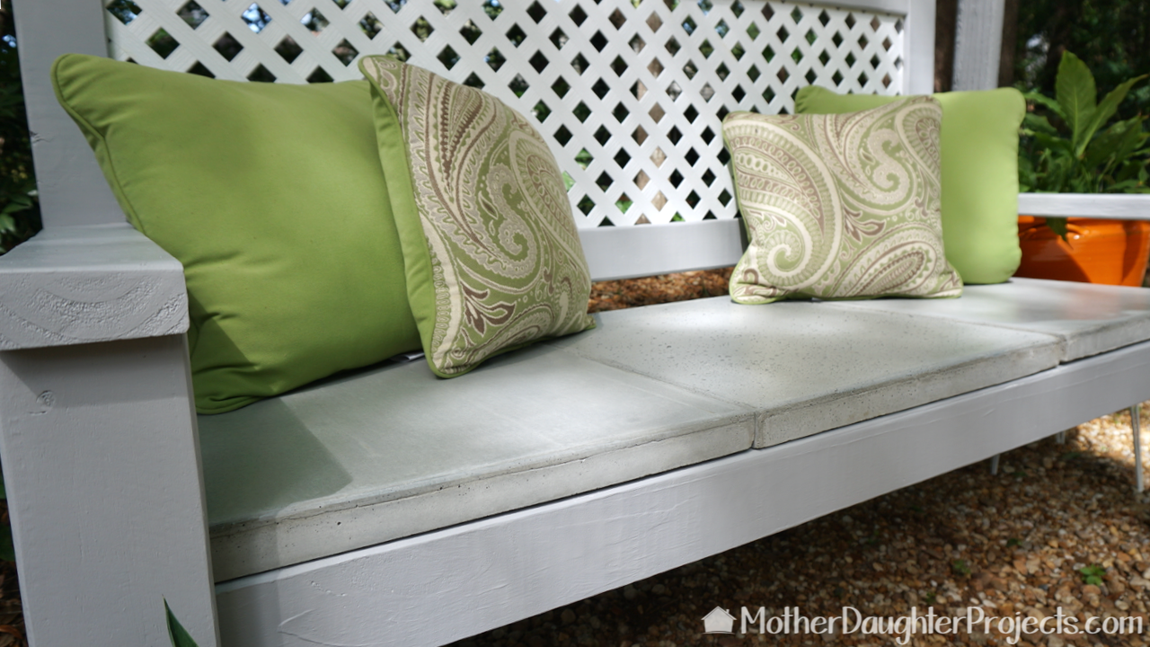 Outdoor Privacy Bench With Concrete Seat : 10 Steps (with Pictures ...