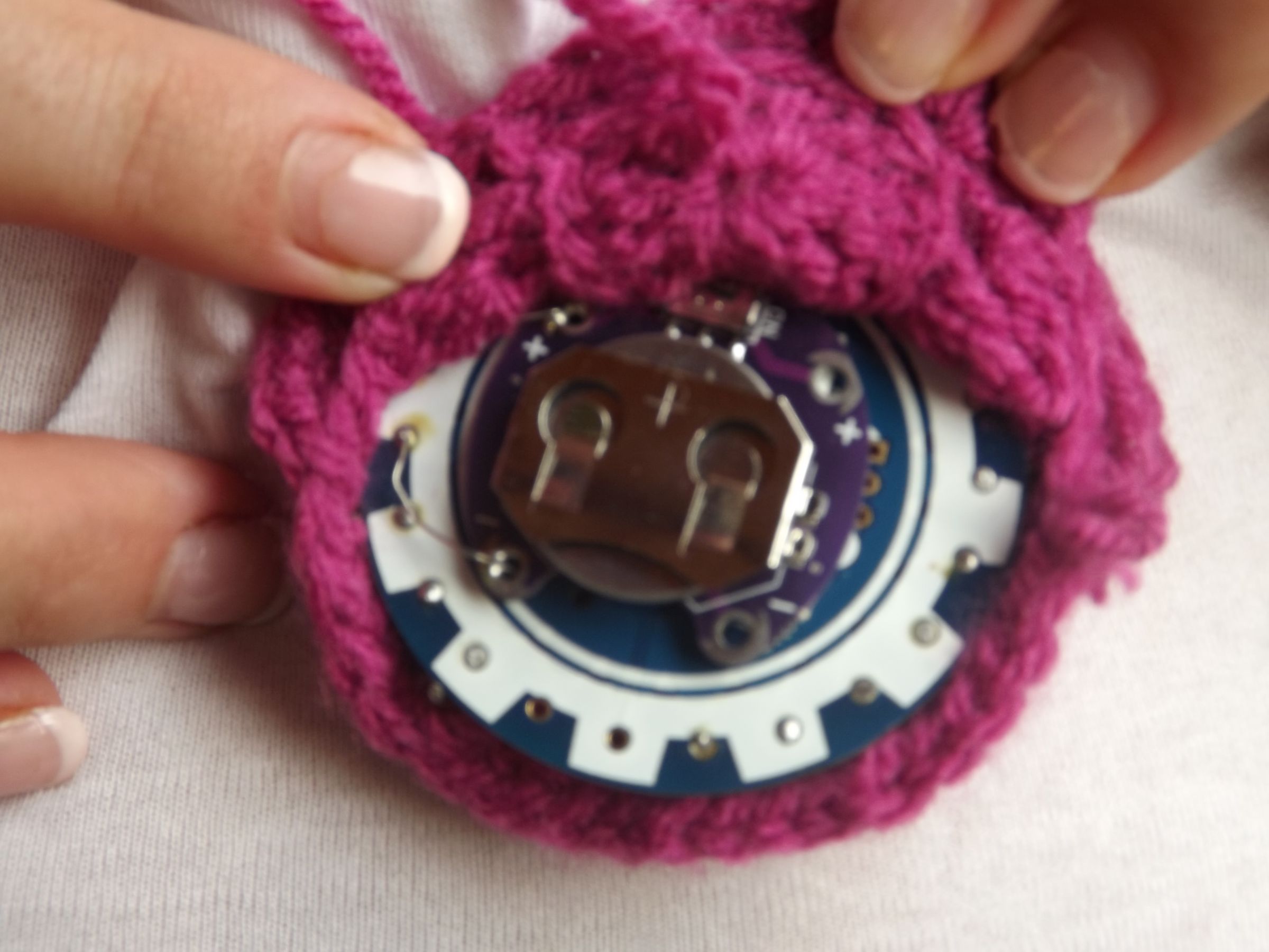 LED Roulette Wearable Crochet : 3 Steps (with Pictures) - Instructables