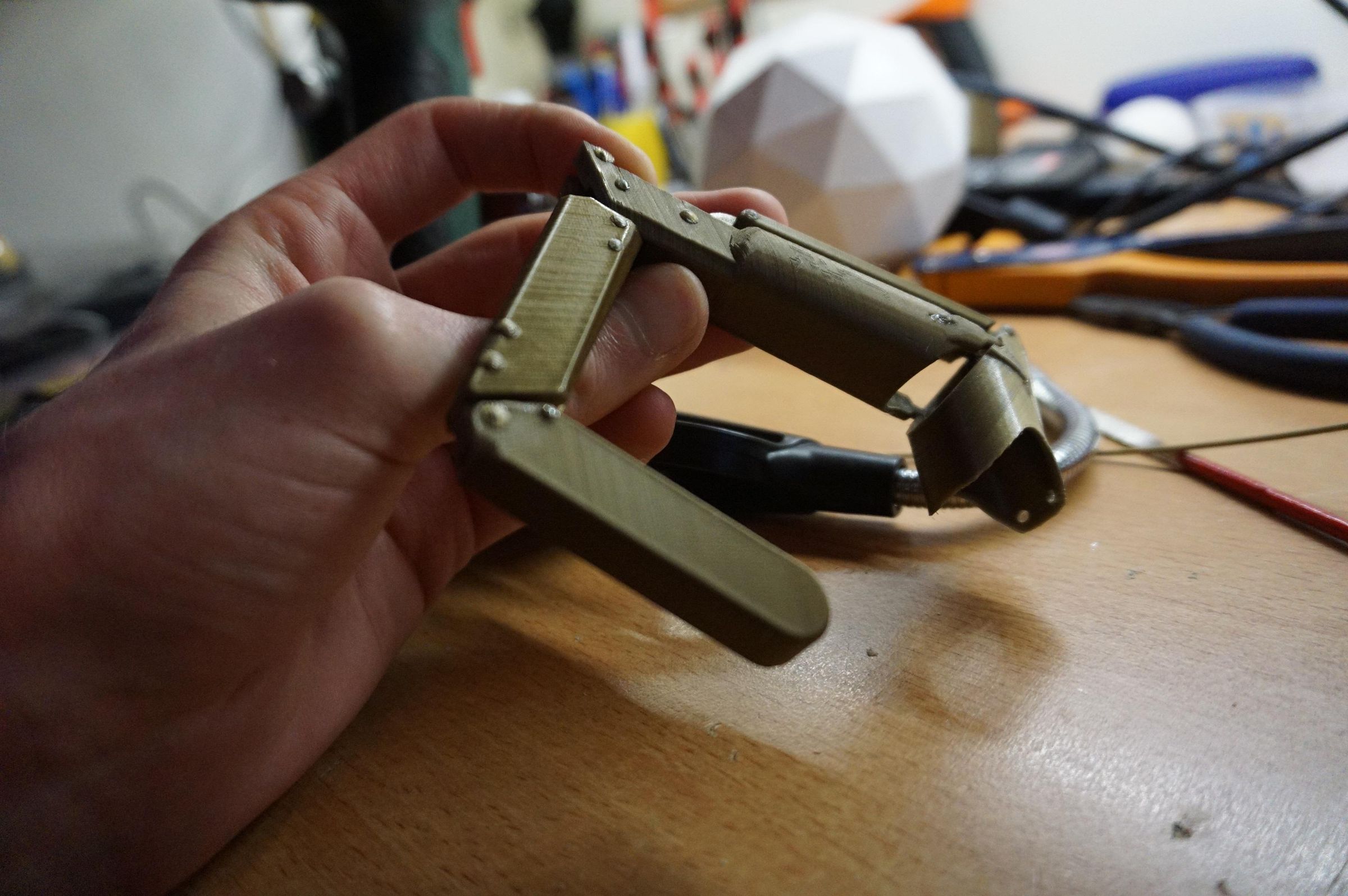 3D Printed Articulated Finger Extensions : 14 Steps (with Pictures ...