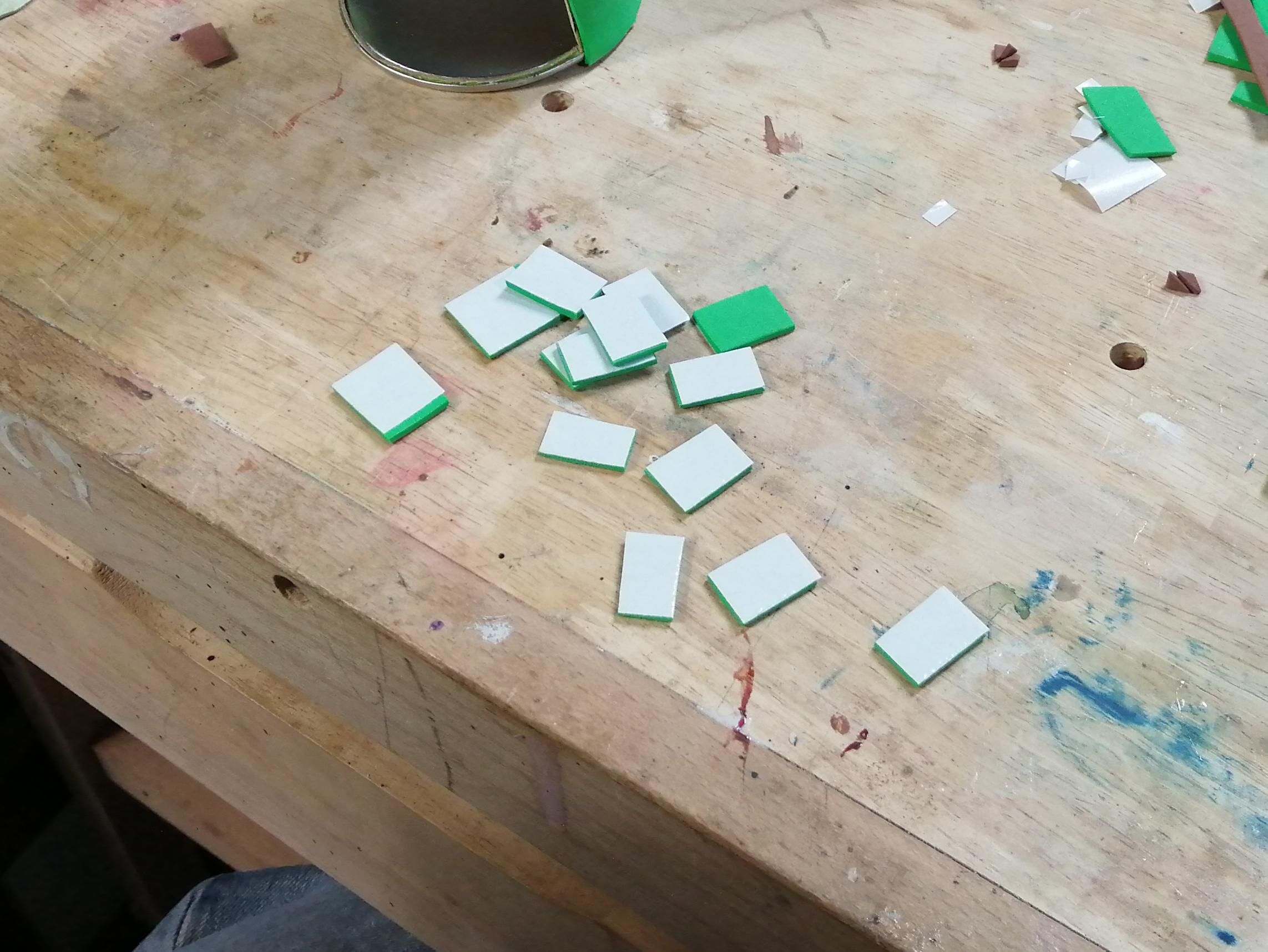 Pringles Tube Dice Tower : 9 Steps (with Pictures) - Instructables