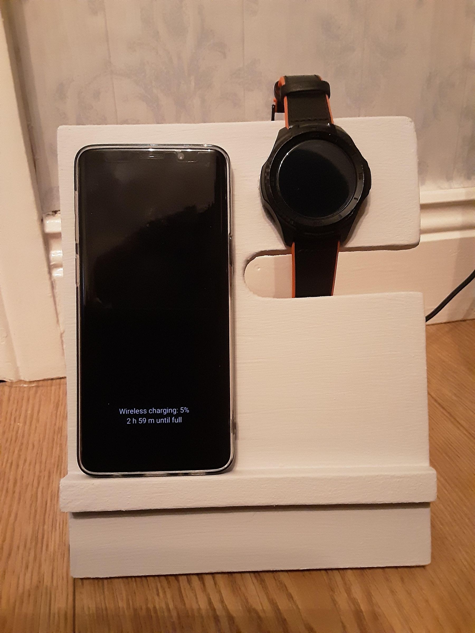 Wooden Phone Dock : 6 Steps (with Pictures) - Instructables