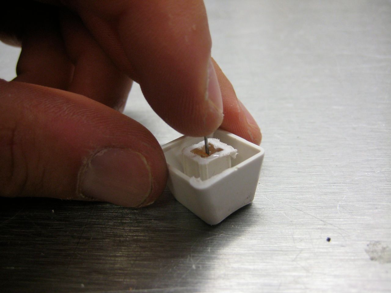 Keyboard Thumbtacks : 7 Steps (with Pictures) - Instructables